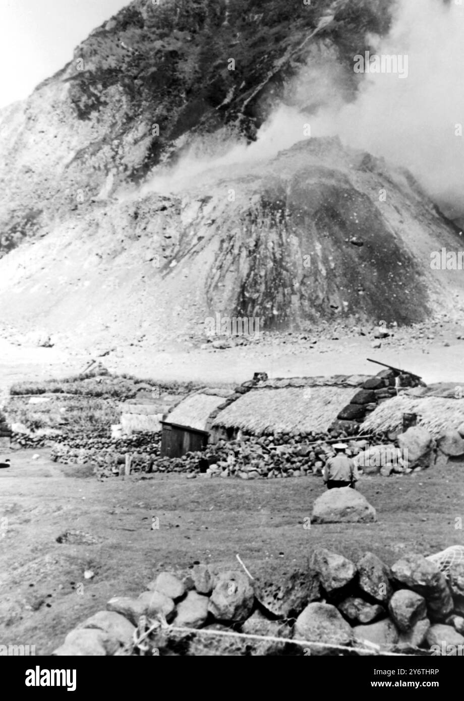 TRISTAN DA CUNHA VOLCANO ERUPTS 24 OCTOBER 1961 Stock Photo - Alamy