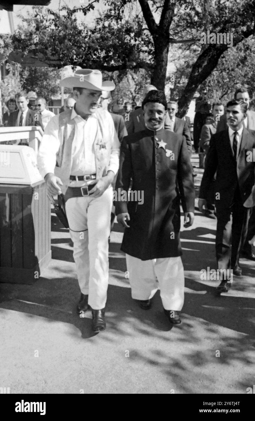 PAKISTANI BASHIR AHMAD IN TEXAS 20 OCTOBER 1961 Stock Photo - Alamy