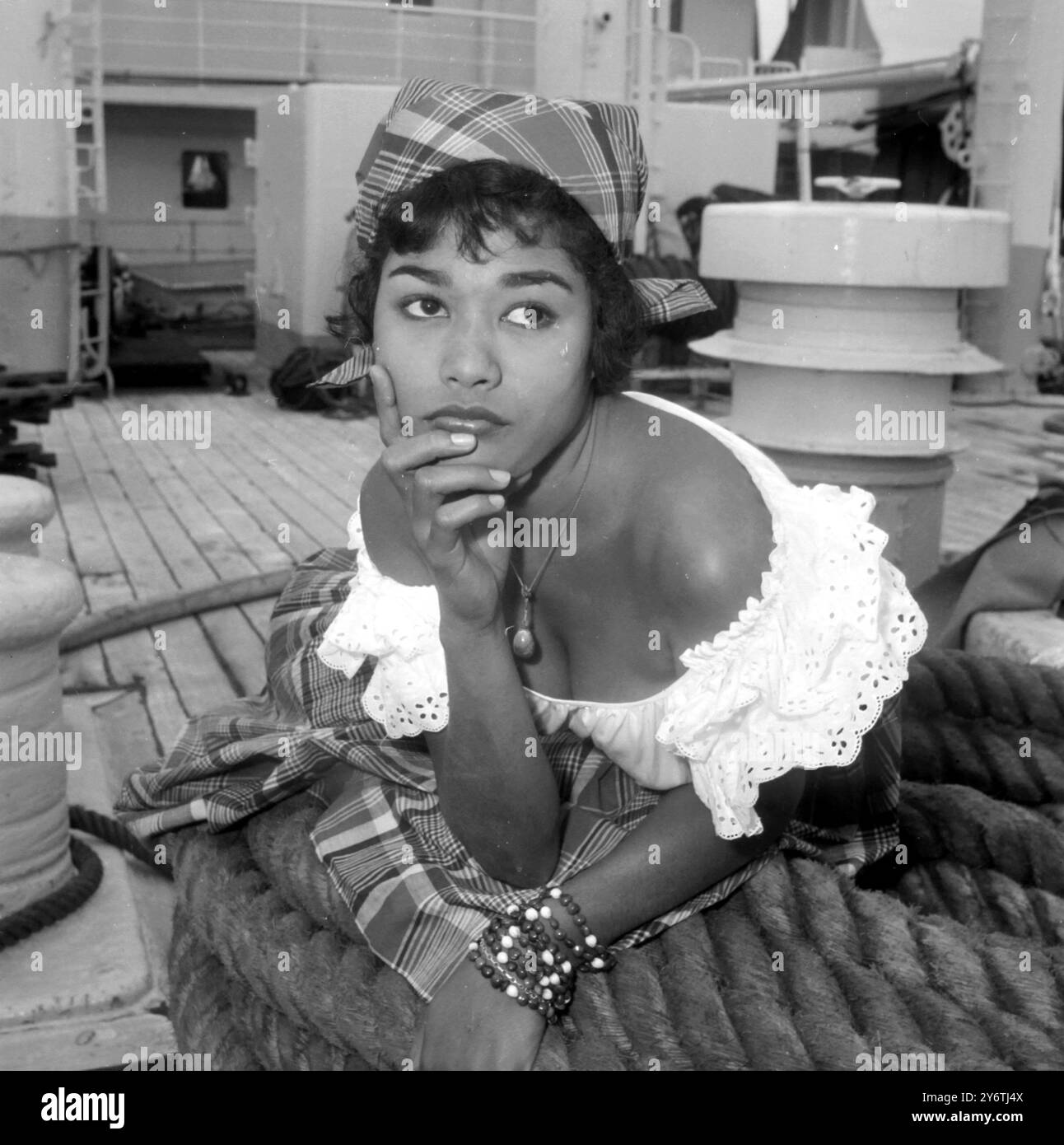 CHRIS LEON - MISS JAMAICA LEAVES UK / 20 OCTOBER 1961 Stock Photo - Alamy