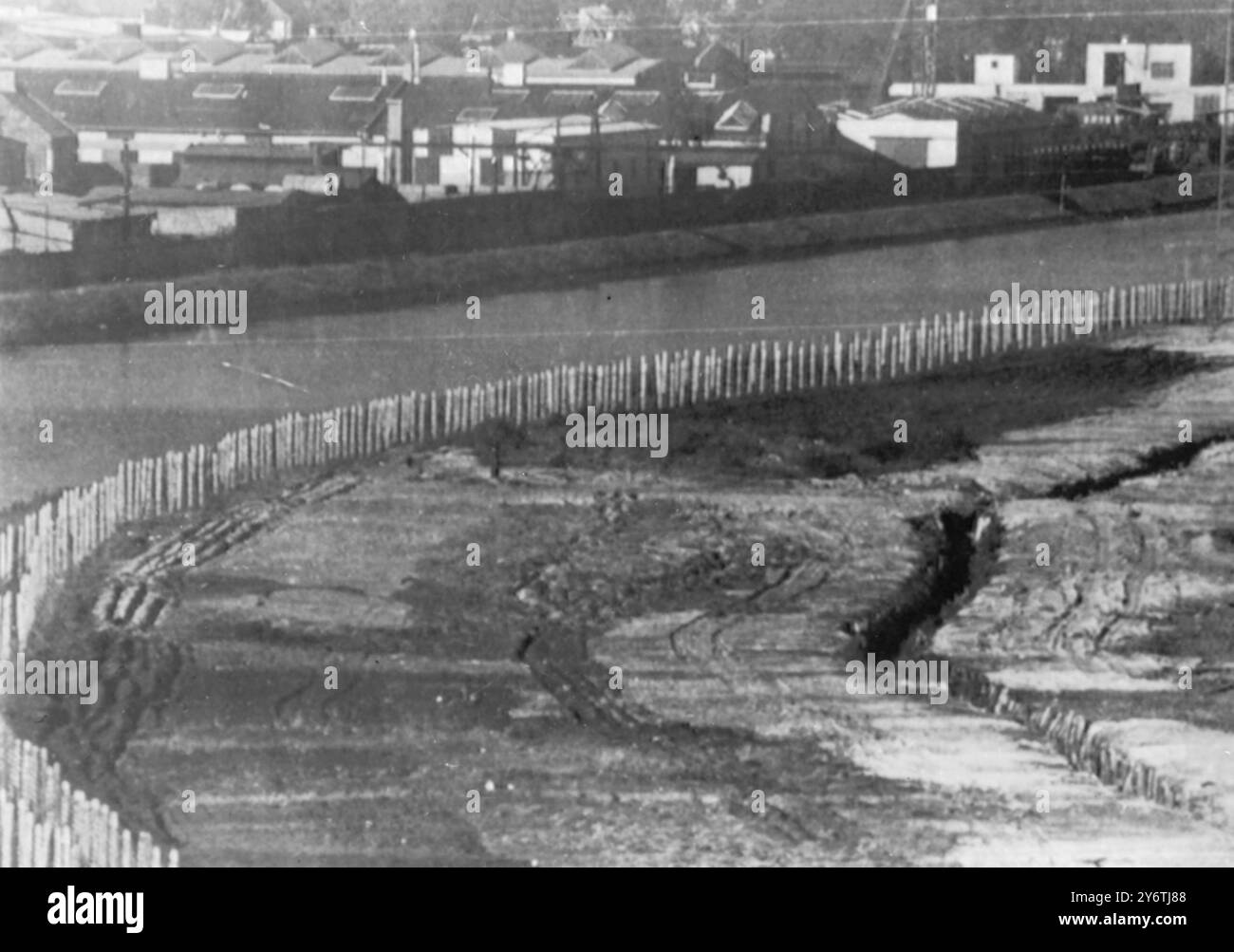 VIEW DEATH STRIP AT TELTOW CANAL BERLIN 20 OCTOBER 1961 Stock Photo - Alamy