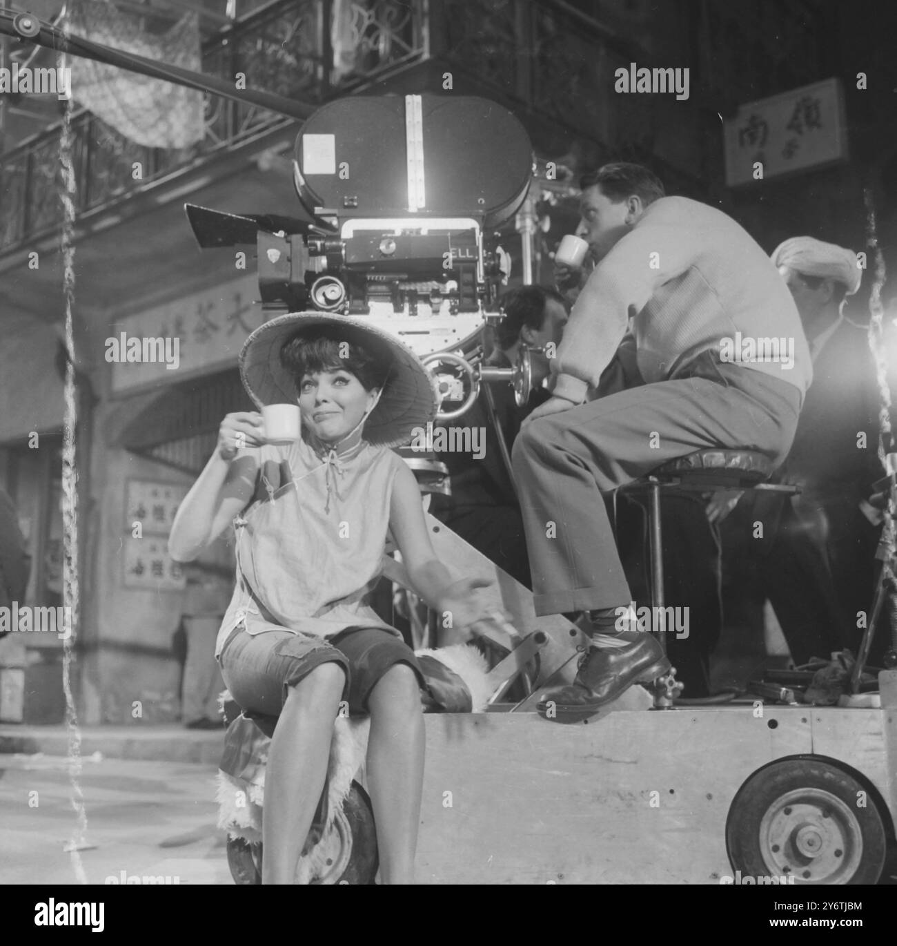 Joan collins road to hong kong hi-res stock photography and images - Alamy