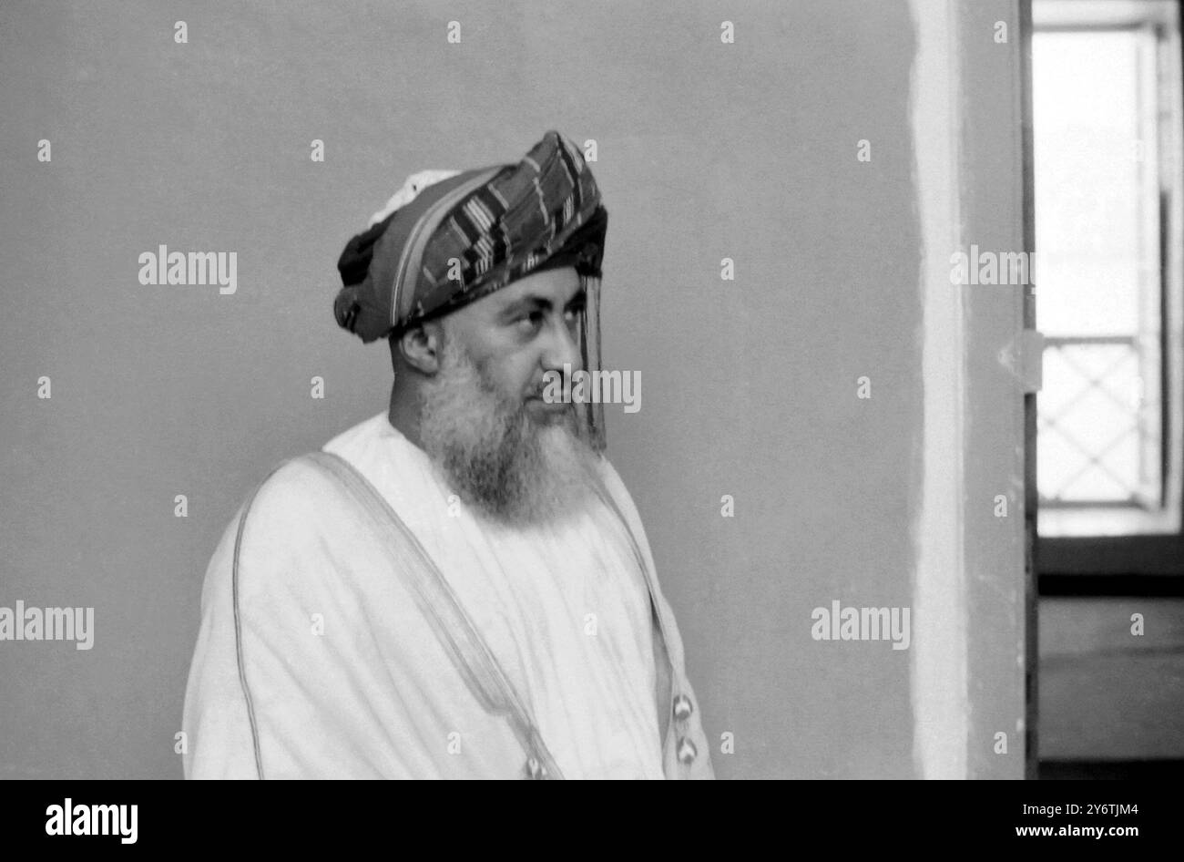 SULTAN TAIMUR OF MUSCAT PORTRAIT 19 OCTOBER 1961 Stock Photo - Alamy