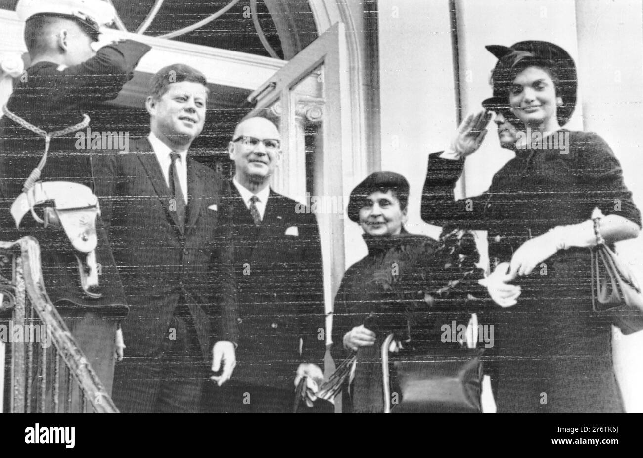 US AMERICAN PRESIDENT JOHN F KENNEDY WITH JACQUELINE JACKIE KENNEDY ...