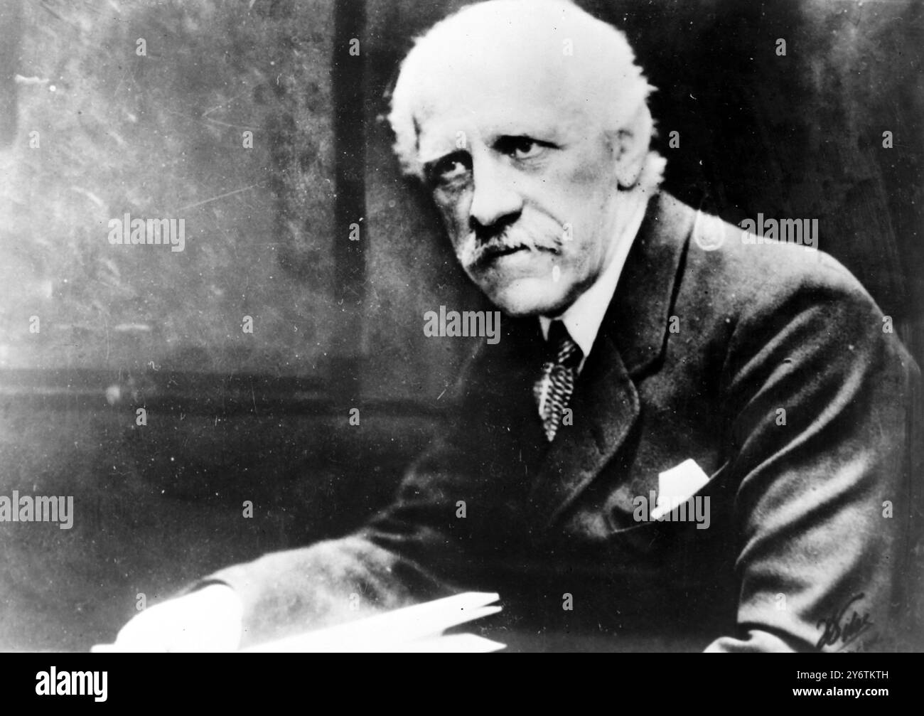 EXPLORERS NORWEIGAN EXPLORER FRIDTJOF NANSEN F NOBEL PRIZE 10 OCTOBER ...