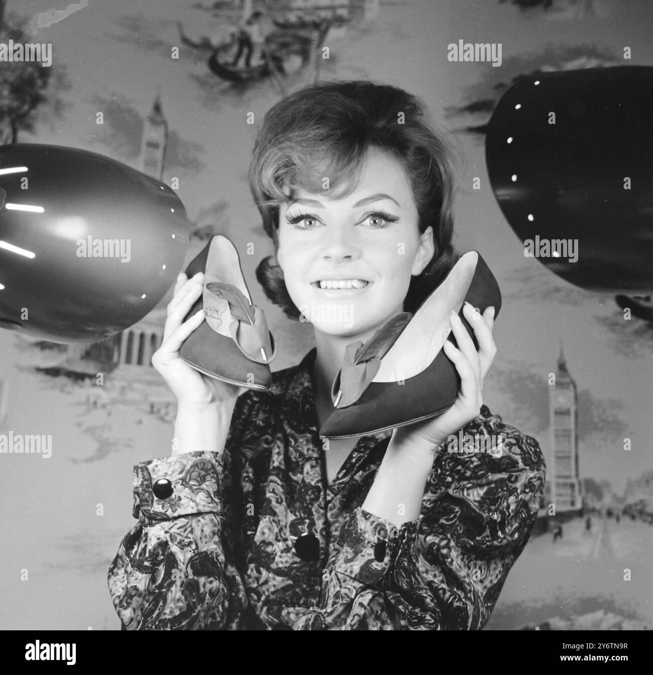 Robin roberts Black and White Stock Photos & Images - Alamy