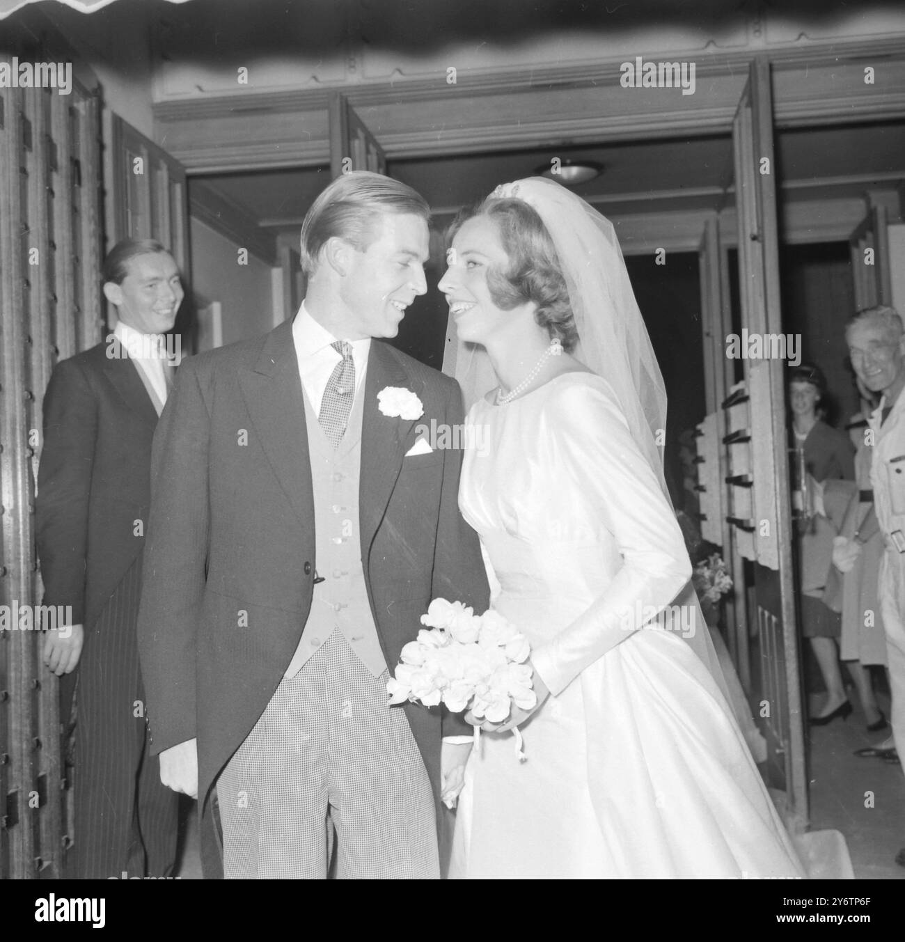 CHARLOTTE BOWATER WEDS ANTHONY RUSSELL IN LONDON 27 SEPTEMBER 1961 ...