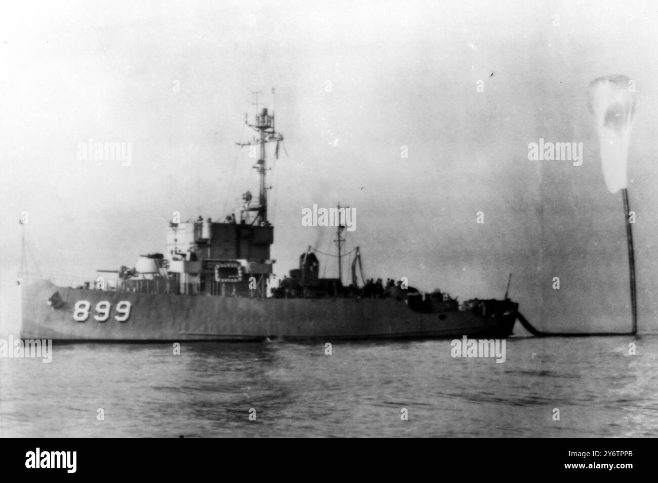 NAVY SHIP USS LAMAR - BALLOON LAUNCHED FROM WATER 24 SEPTEMBER 1961 ...