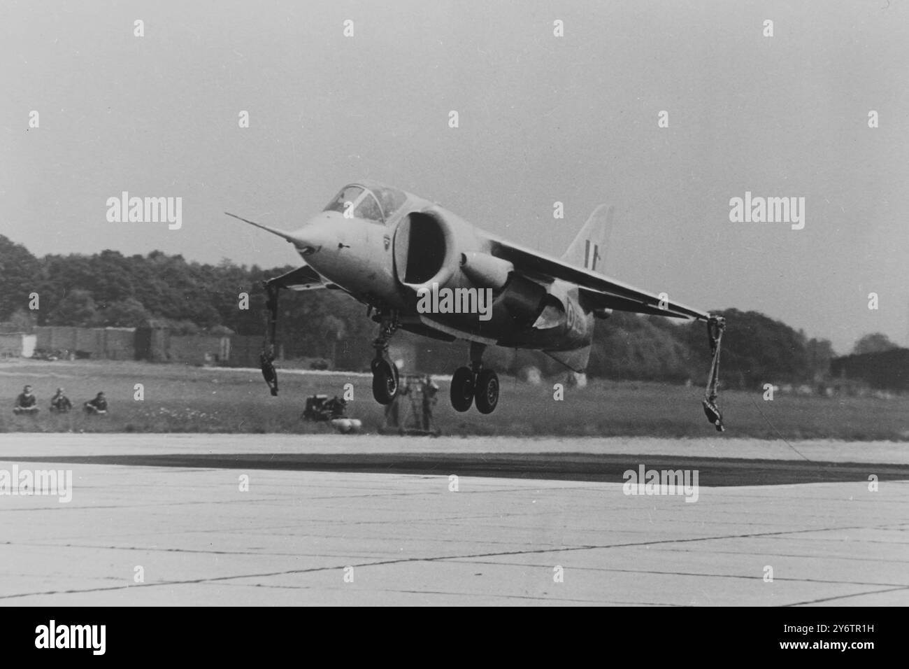 Hawker p1127 Black and White Stock Photos & Images - Alamy