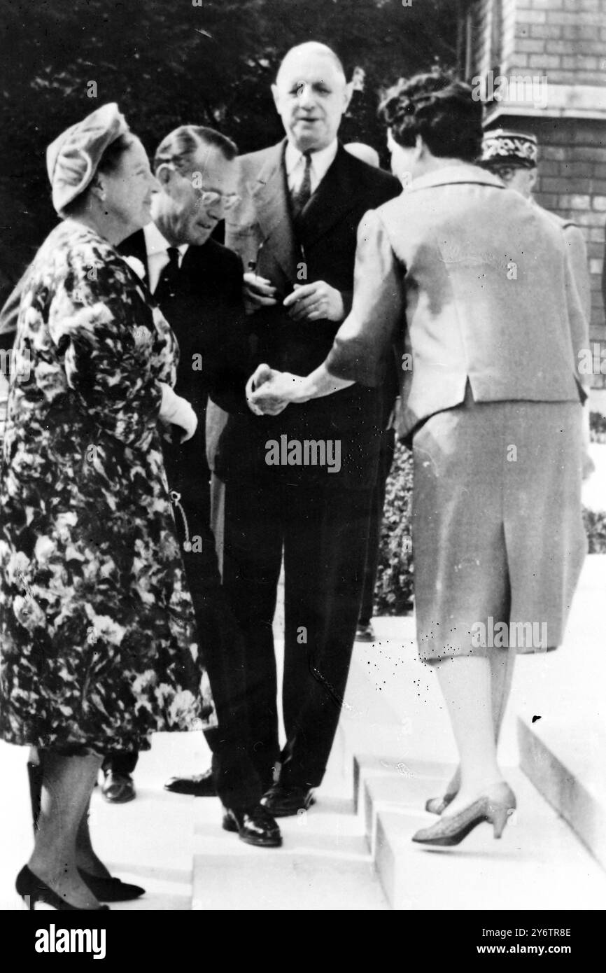 QUEEN JULIANA AND PRINCE BERNHARD WITH FRENCH PRESIDENT CHARLES DE ...