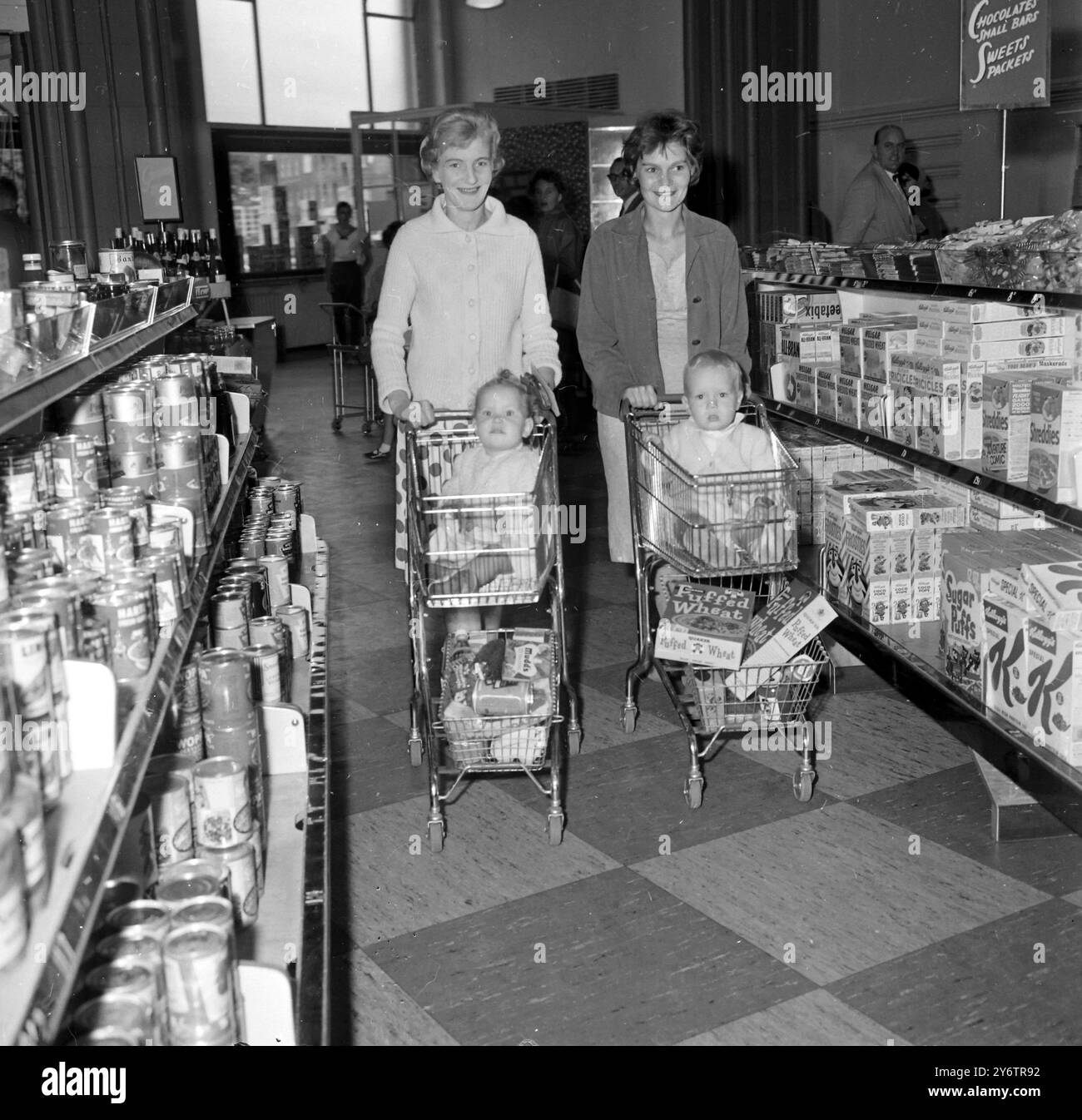 MARY BARKER SANDRA & AND MOIRA MURRAY NAAFI BERLIN SHOPPING 21 ...