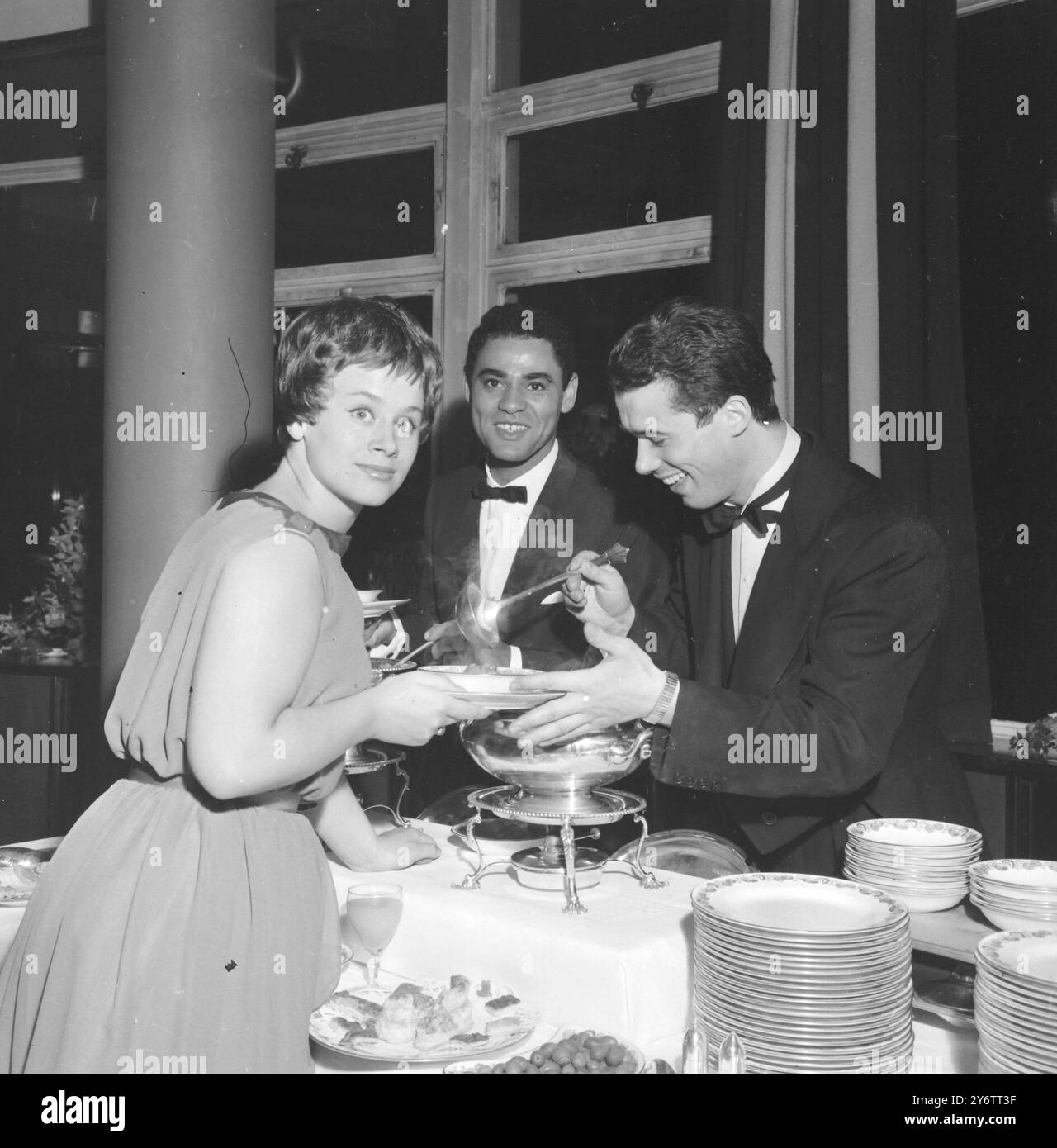 Rita tushingham paul Black and White Stock Photos & Images - Alamy