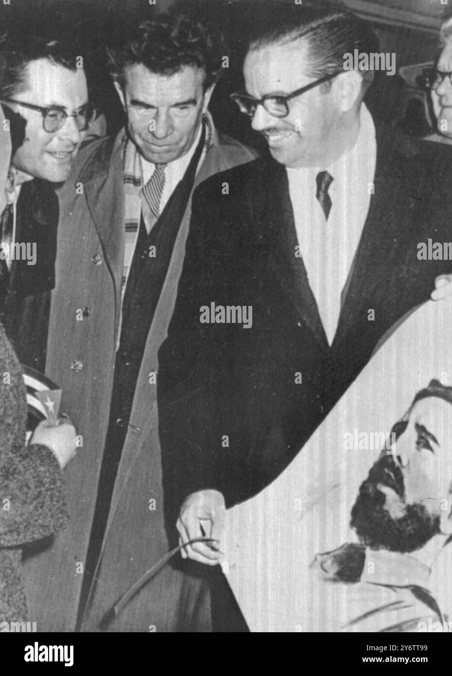 FIDEL CASTRO PORTRAIT PAINTING IN LENINGRAD / 13 SEPTEMBER 1961 Stock ...