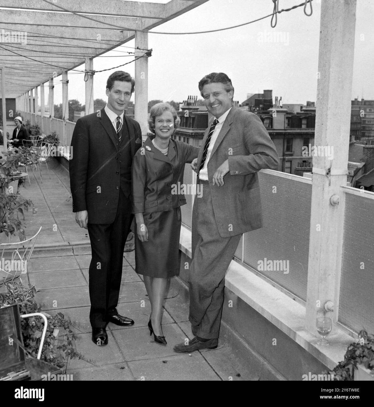 BERNARD BROWN TV ACTOR WITH JESSICA SPENCER AND JOHN PAUL / 5 SEPTEMBER ...