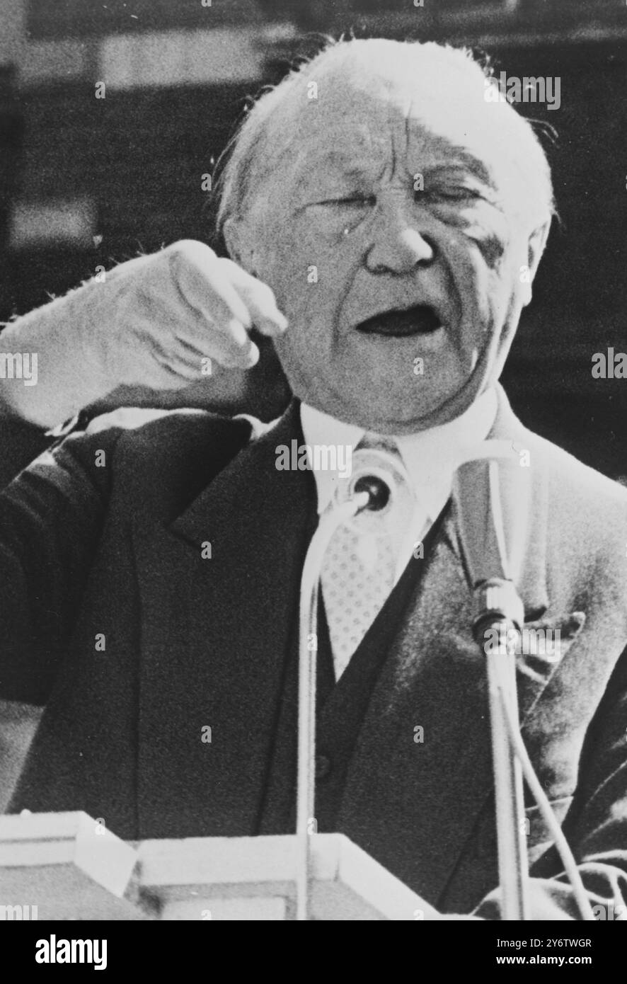 WEST GERMAN CHANCELLOR KONRAD ADENAUER IN HAGEN 1 SEPTEMBER 1961 Stock ...
