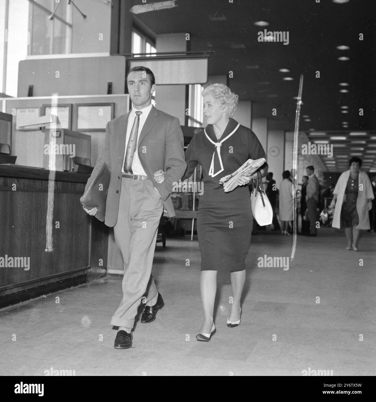 Jimmy greaves wife hi-res stock photography and images - Alamy