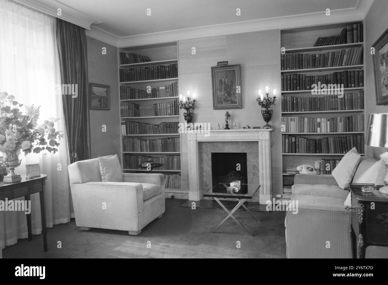 The daily telegraph 1960 hi-res stock photography and images - Alamy