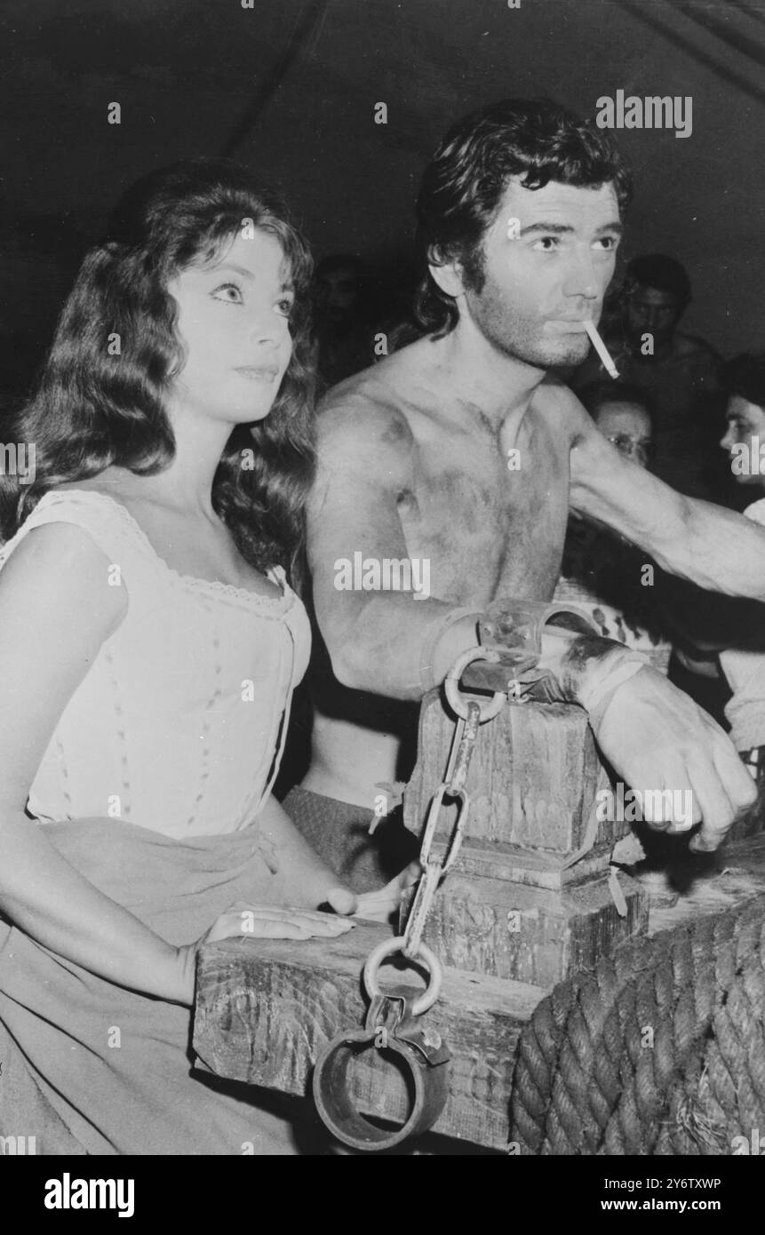 FILMS THE MUTINY - ACTOR EDMUND PURDOM AND ANNA MARIA PIERANGELI 20 ...