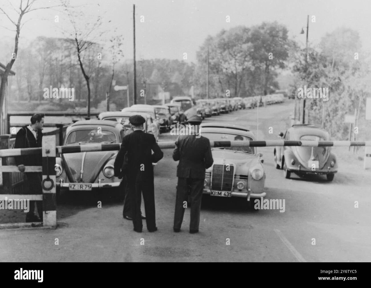 Closed 1960 Black and White Stock Photos & Images - Alamy