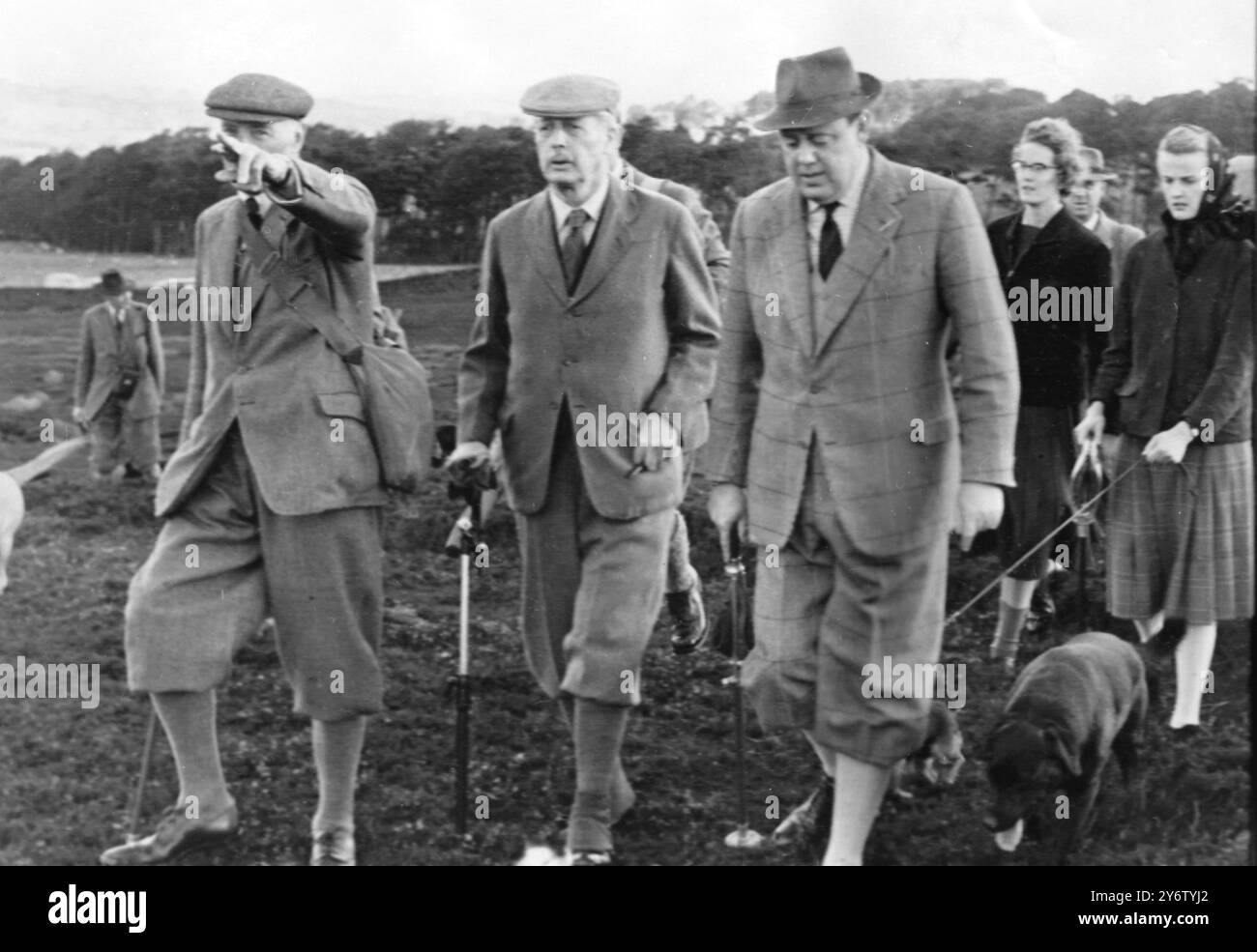 BRITISH PRIME MINISTER HAROLD MACMILLAN WITH JACK BROGH SHOOTING / 15 ...
