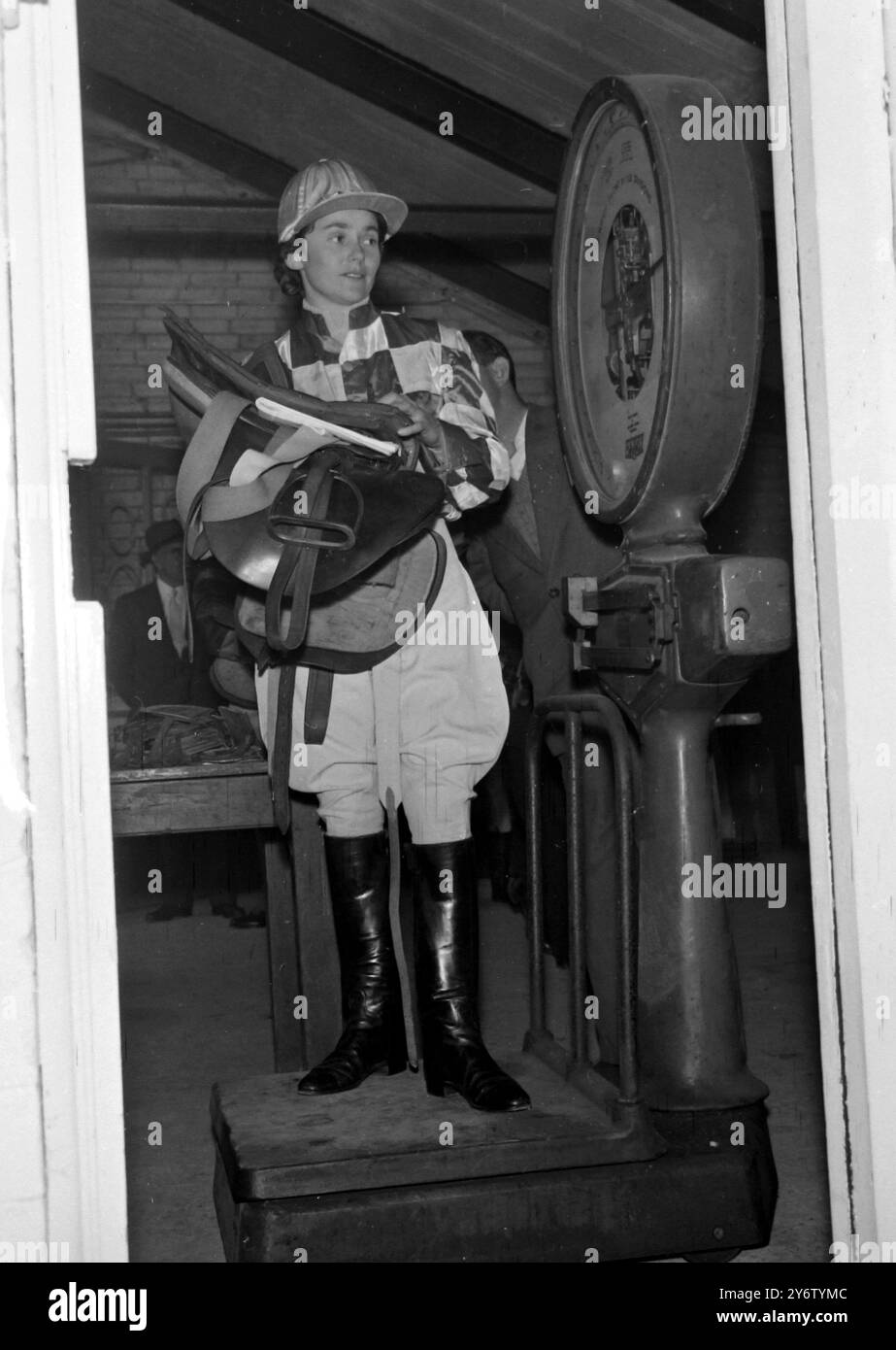 Female jockey black and white hi-res stock photography and images - Alamy