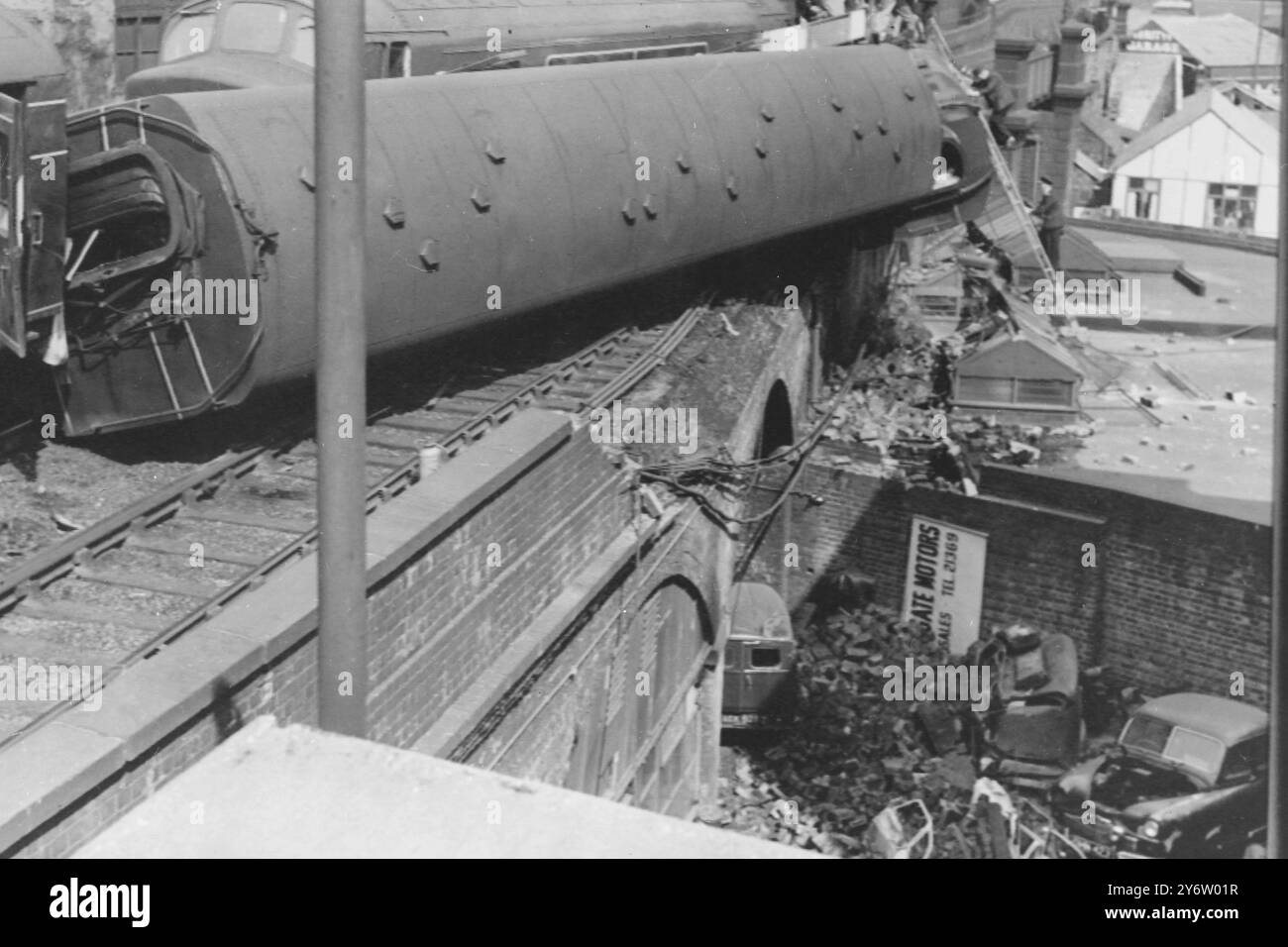 LEEDS RAIL CRASH 10 AUGUST 1961 Stock Photo - Alamy