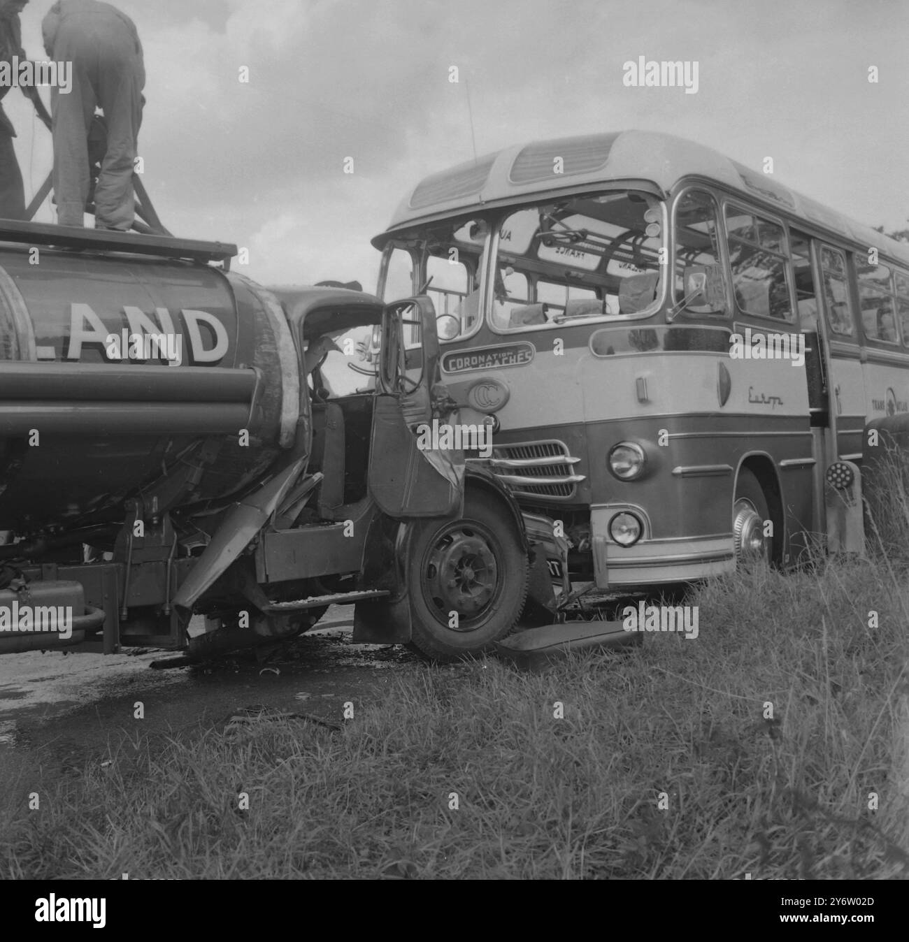 MOTOR BUS BEDFORD DISASTER ACCIDENT 10 AUGUST 1961 Stock Photo - Alamy