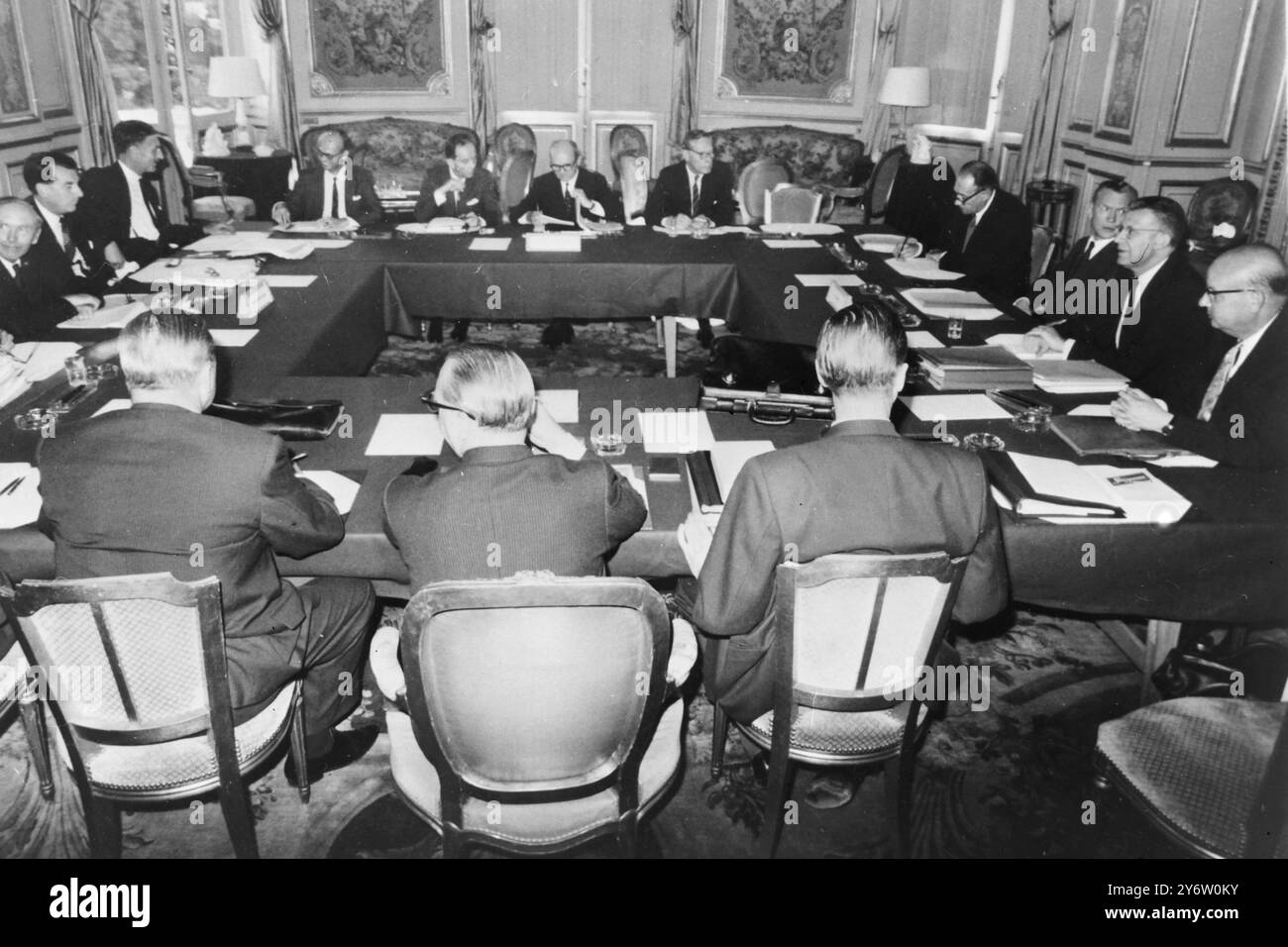 Berlin crisis 1961 hi-res stock photography and images - Alamy