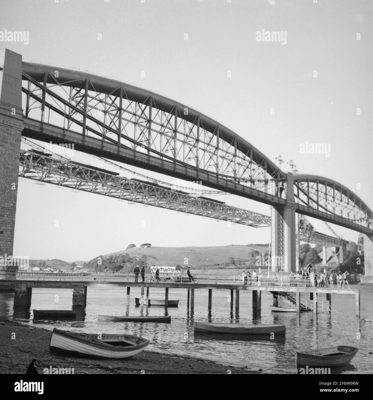 BRIDGES ROAD SUSPENSION BRIDGE CORNWALL 2 AUGUST 1961 Stock Photo - Alamy