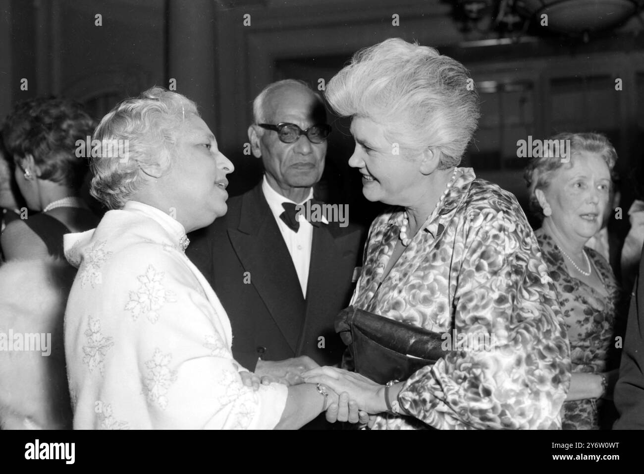 JENNIE LEE WITH MRS PANDIT IN LONDON 3 AUGUST 1961 Stock Photo - Alamy