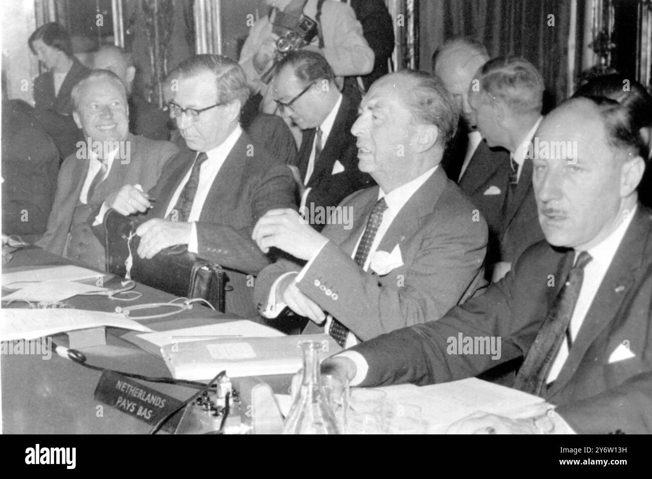 EDWARD HEATH AT EEC MEETING PARIS / 1 AUGUST 1961 Stock Photo - Alamy