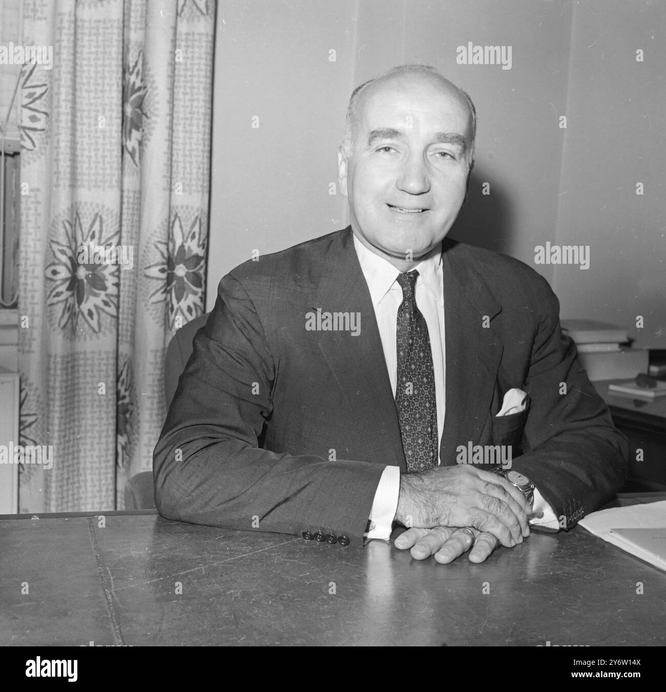 NEW YORK CITY LAWYER FOWLER HAMILTON 1 AUGUST 1961 Stock Photo - Alamy