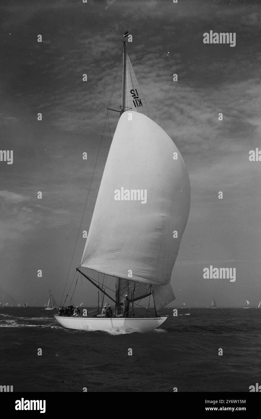 Uffa fox sailing hi-res stock photography and images - Alamy