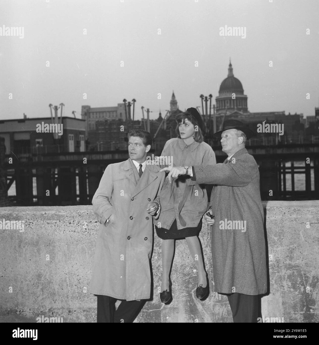 ROBERT FABIAN, STEPHEN BOYD AND DOLORES HART IN LONDON 30 JULY 1961 ...