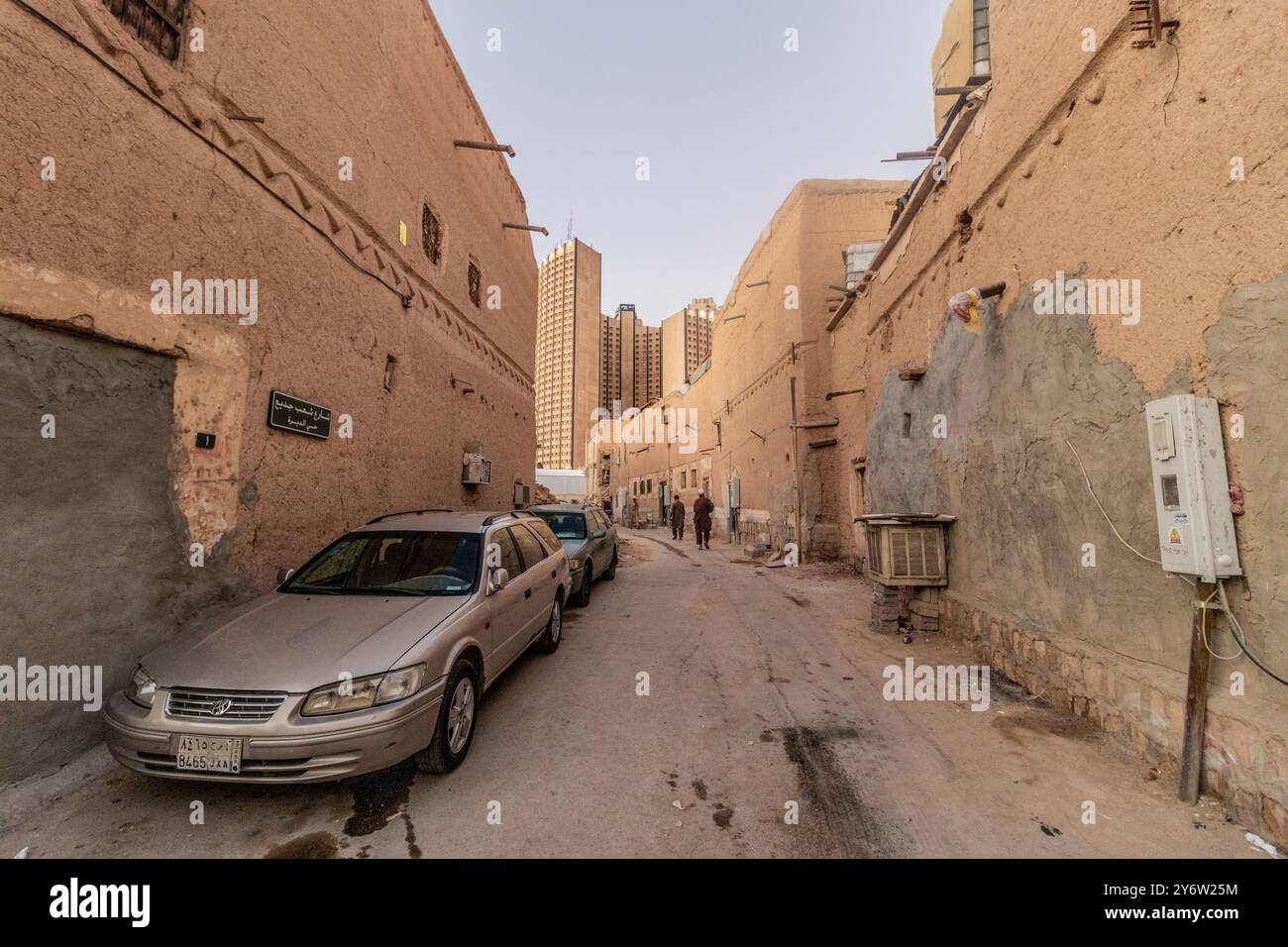 RIYADH, SAUDI ARABIA - NOVEMBER 29, 2021: Crumbling street of Ad Dirah ...