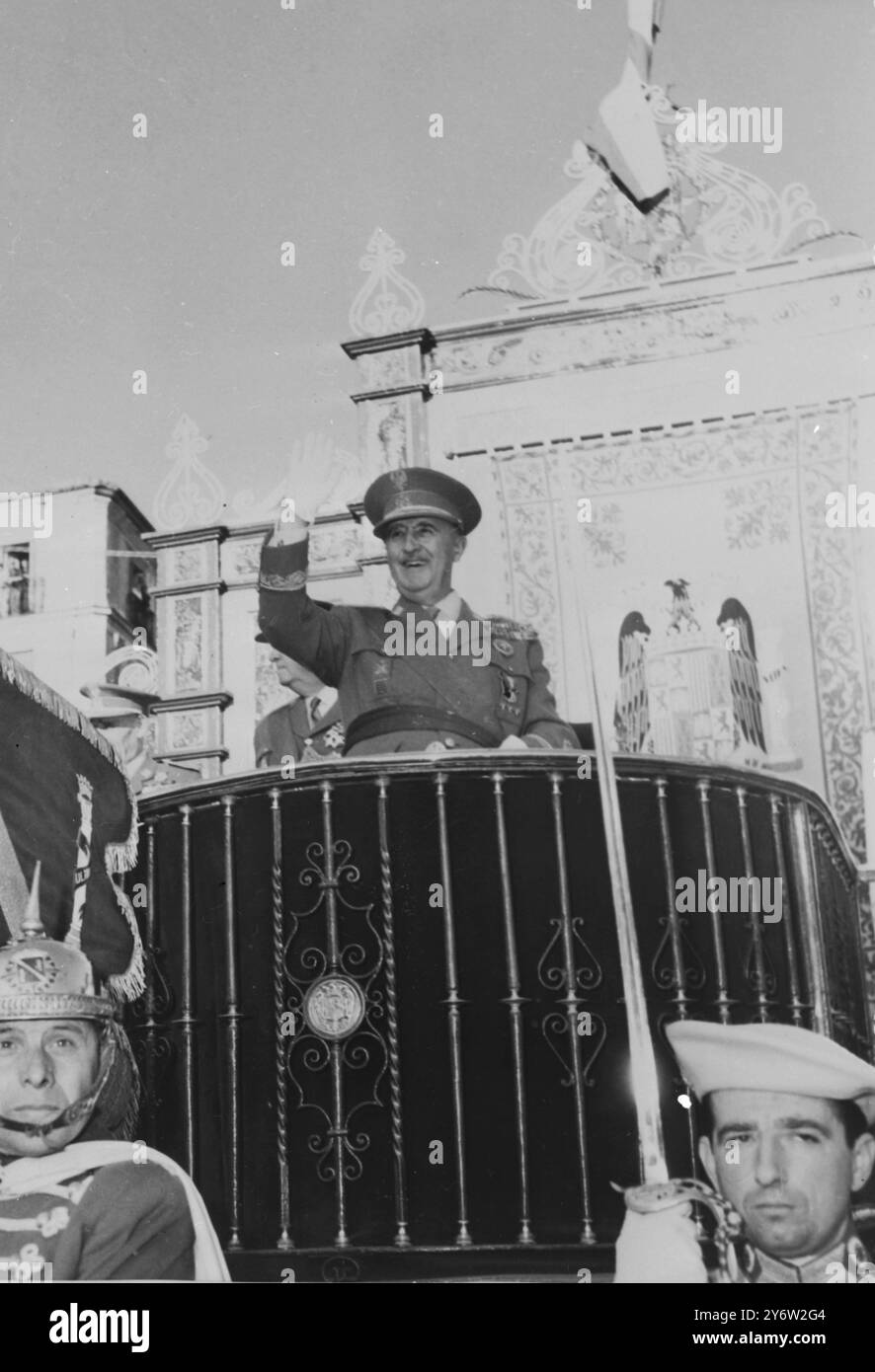 GENERAL FRANCISCO FRANCO WITH SPANISH CIVIL WAR VETERANS IN MADRID / 21 ...