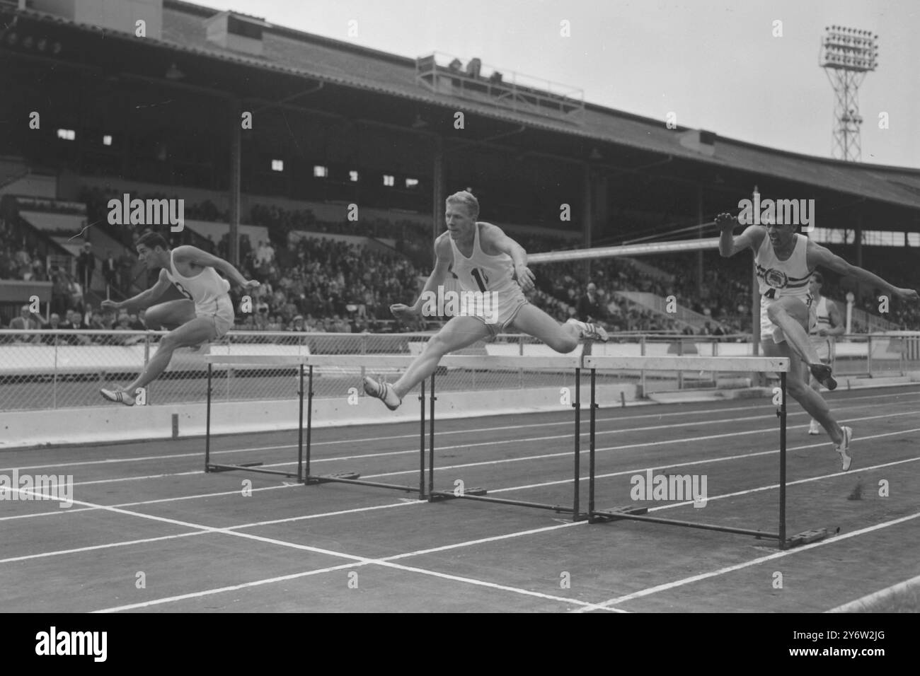 ATHLETES FARMER DIXON AT WHITE CITY, LONDON / 22 JULY 1961 Stock Photo ...