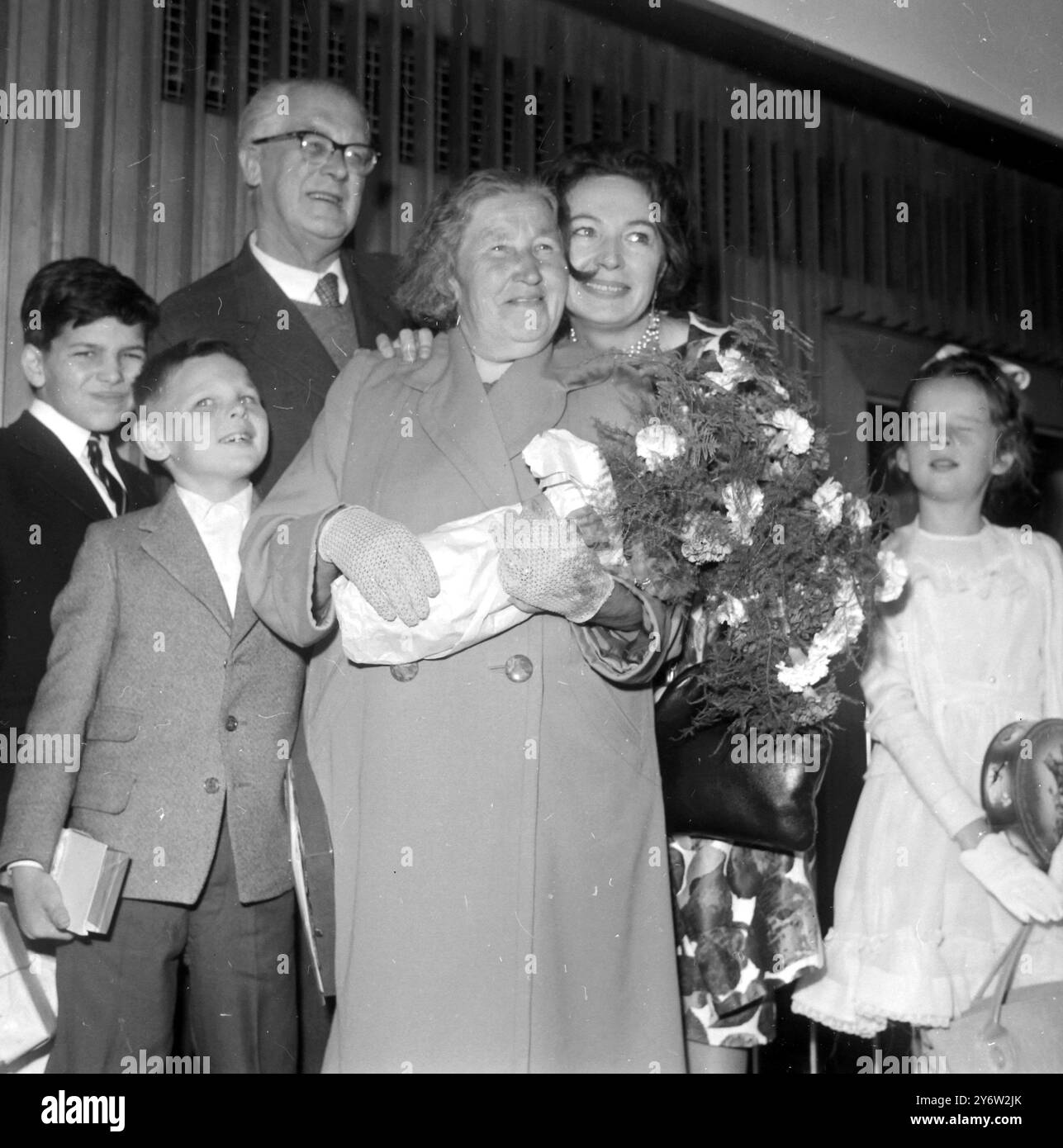 LYDIA SMITHERS WITH MOTHER XENIA LAVRENIUK - REUNITED AFTER 17 YEARS ...