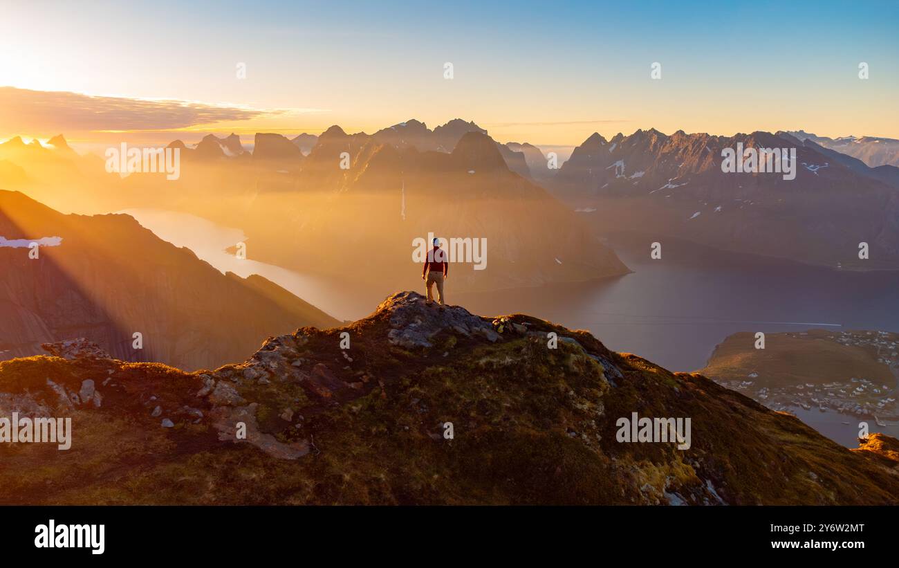 Hiker enjoying stunning view hi-res stock photography and images - Alamy
