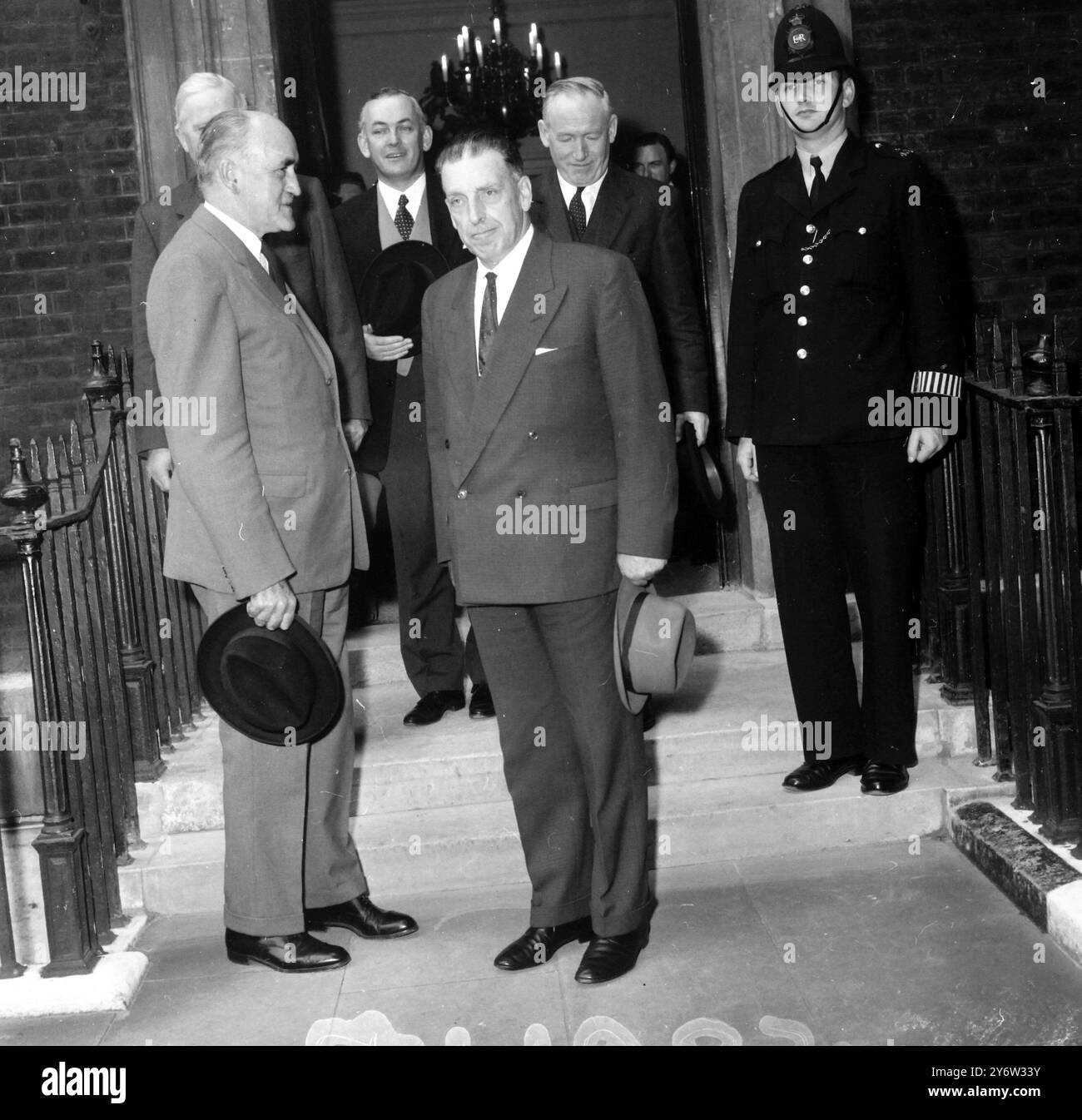 IRISH PRIME MINISTER SEAN LEMASS LEAVES ADMIRALTY HOUSE / 18 JULY 1961 ...
