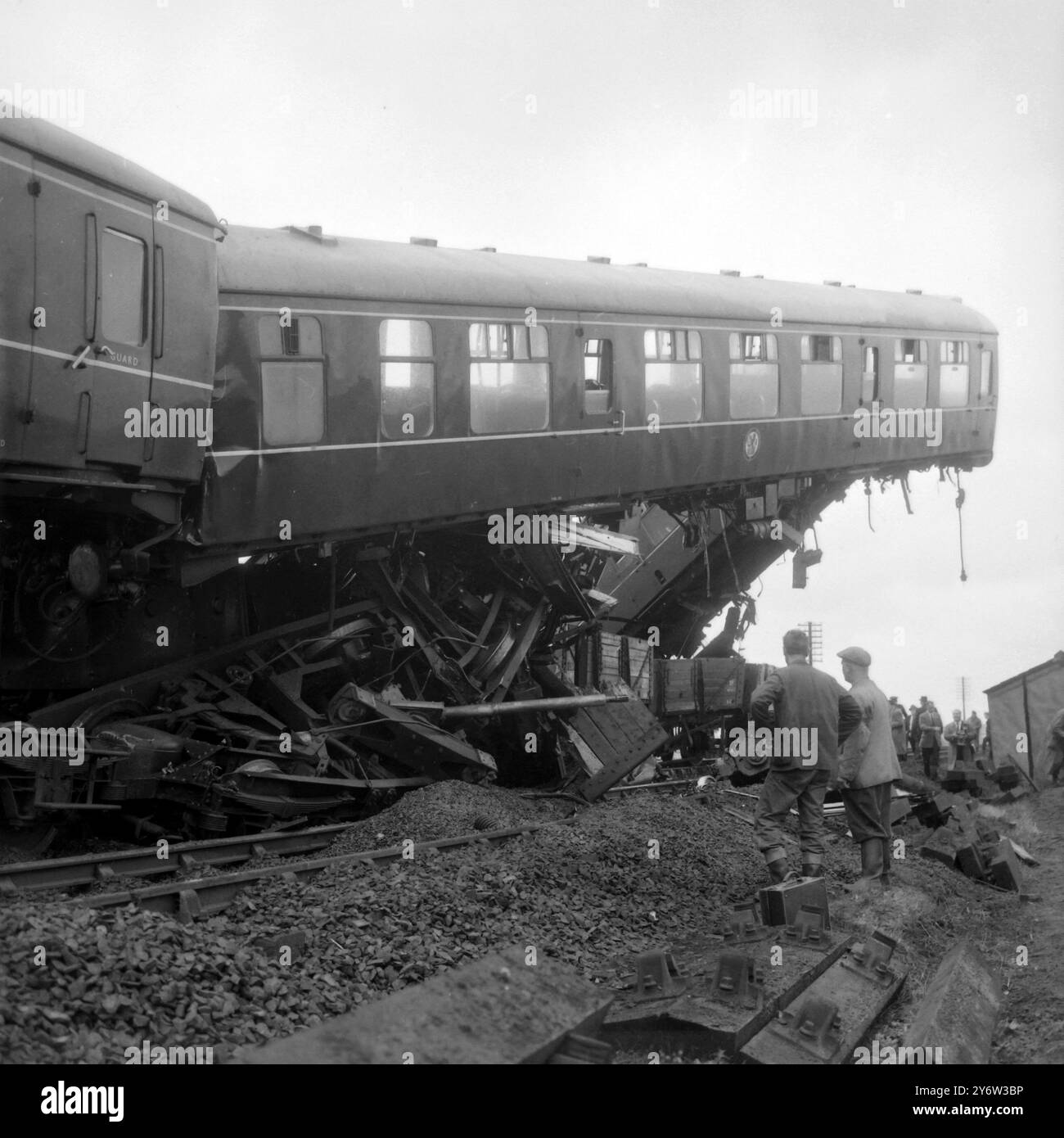 RAIL CRASHES WRECKED COACHES OF DIESEL TRAIN IN BLACKPOOL 17 JULY 1961 ...