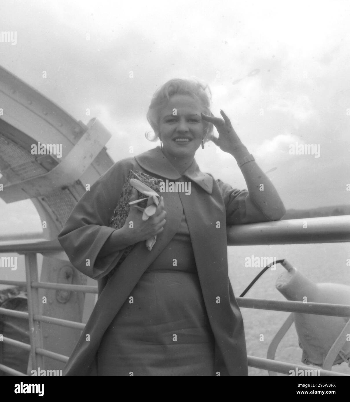 AMERICAN SINGER PEGGY LEE ON LINER UNITED STATES / 12 JULY 1961 Stock ...