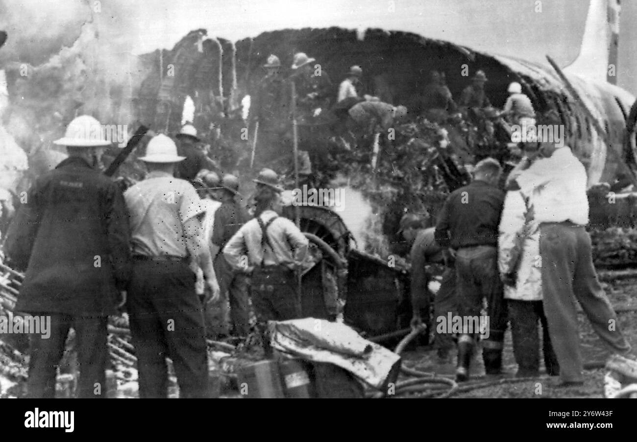AVIATION DC-8 CRASHED IN DENVER COLORADO 12 JULY 1961 Stock Photo - Alamy