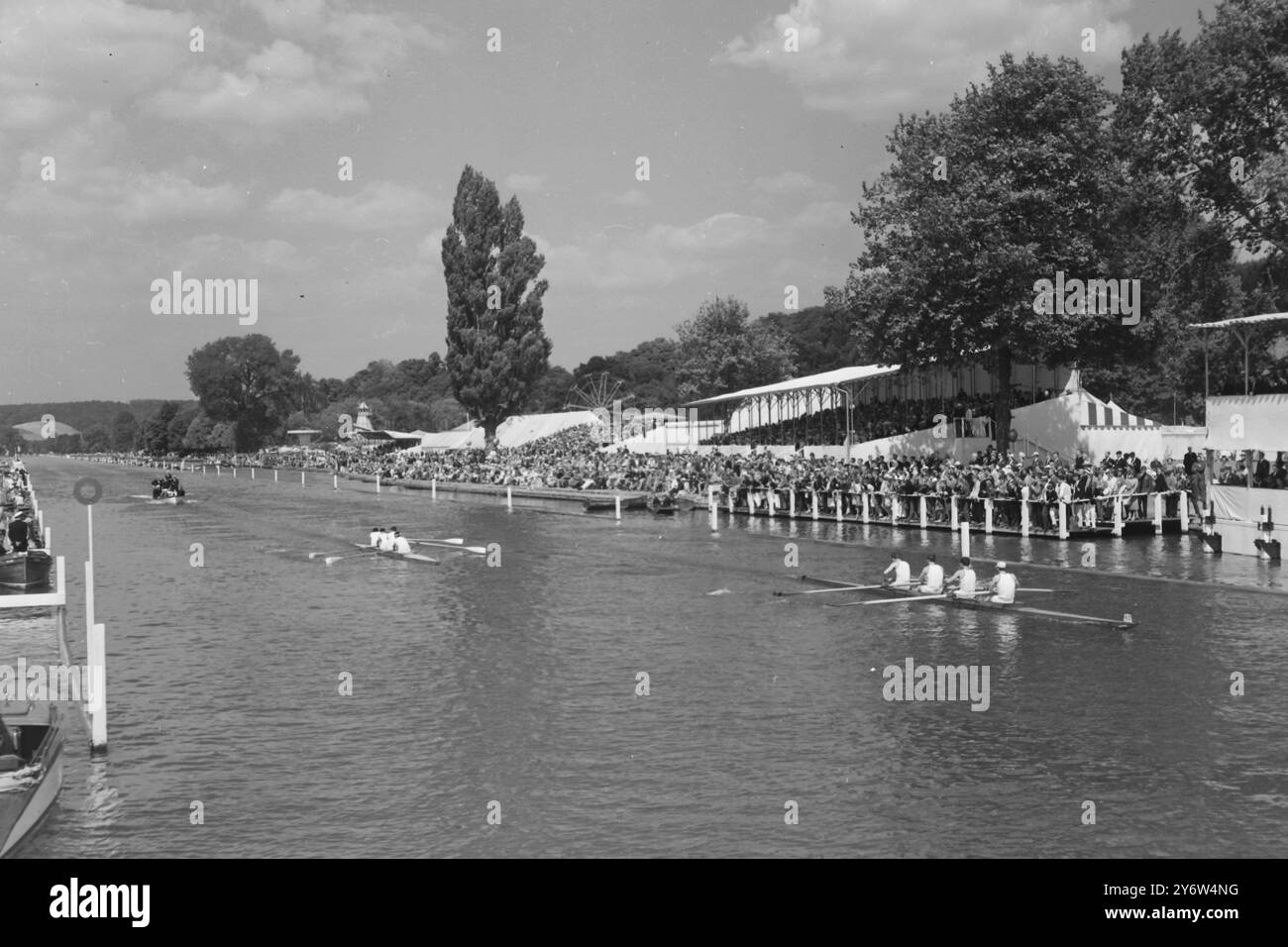 REGATTAS HENLEY DIAMOND CHALLENGE CUP 5 JULY 1961 Stock Photo - Alamy