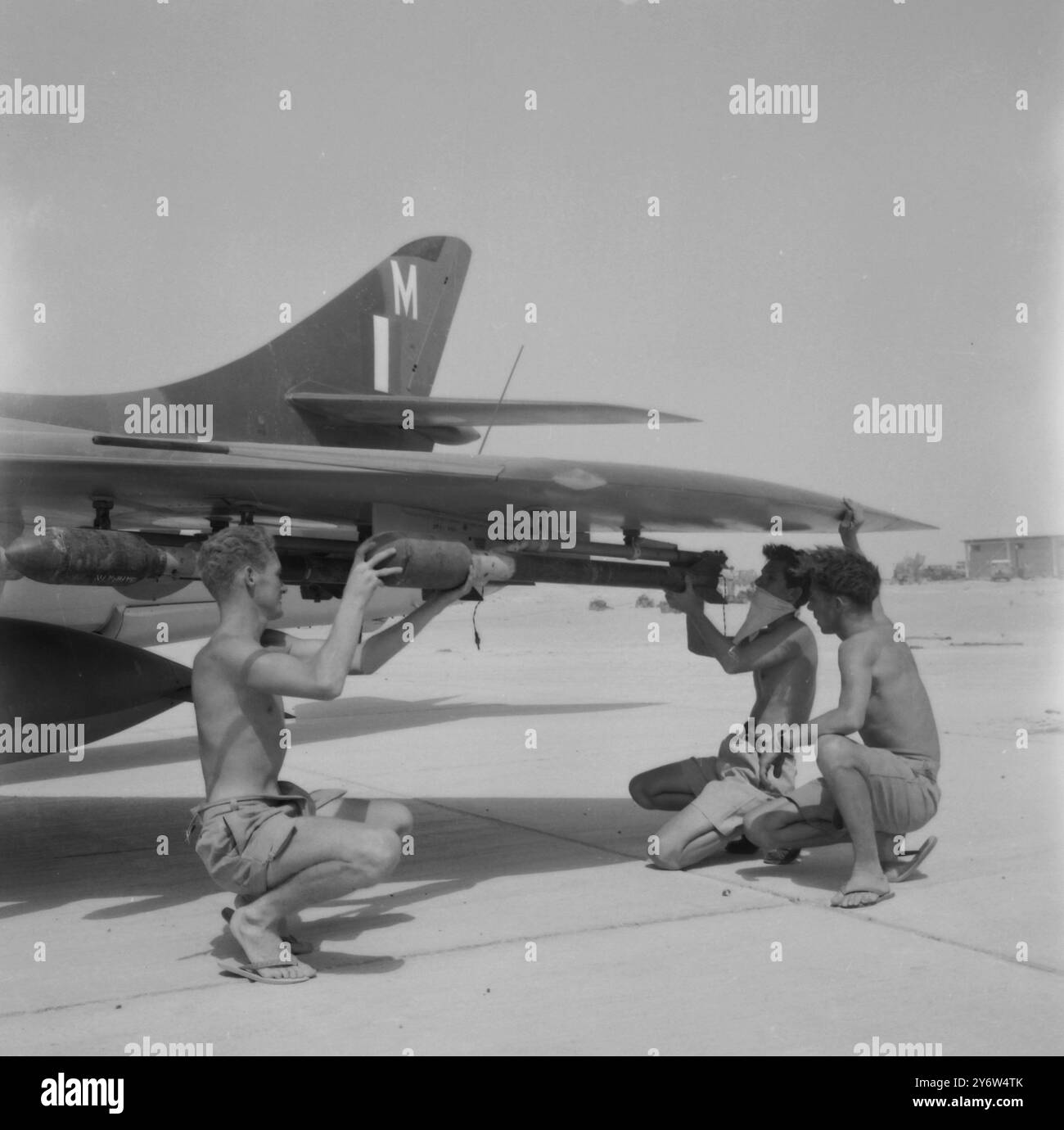 BRITISH TROOPS IN KUWAIT - PARATROOPERS 4 JULY 1961 Stock Photo - Alamy