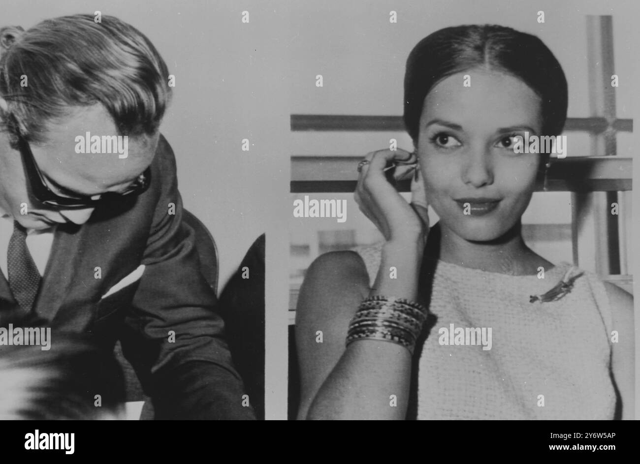 ACTOR MARLON BRANDO WITH ACTRESS ANNA KASHFI IN SANTA MONICA 30 JUNE ...