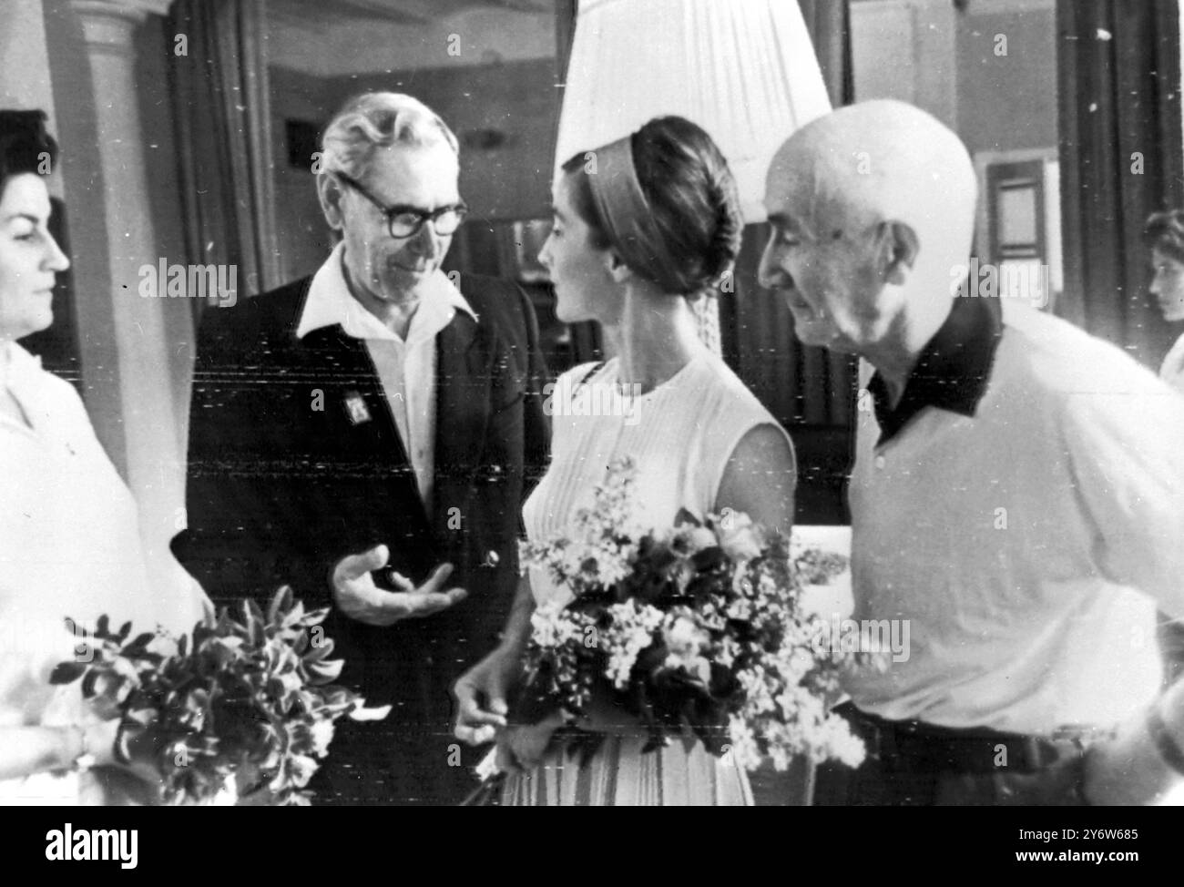 ANATOLY ARDAROV AND ANYA LINDEN IN LENINGRAD / 19 JUNE 1961 Stock Photo ...