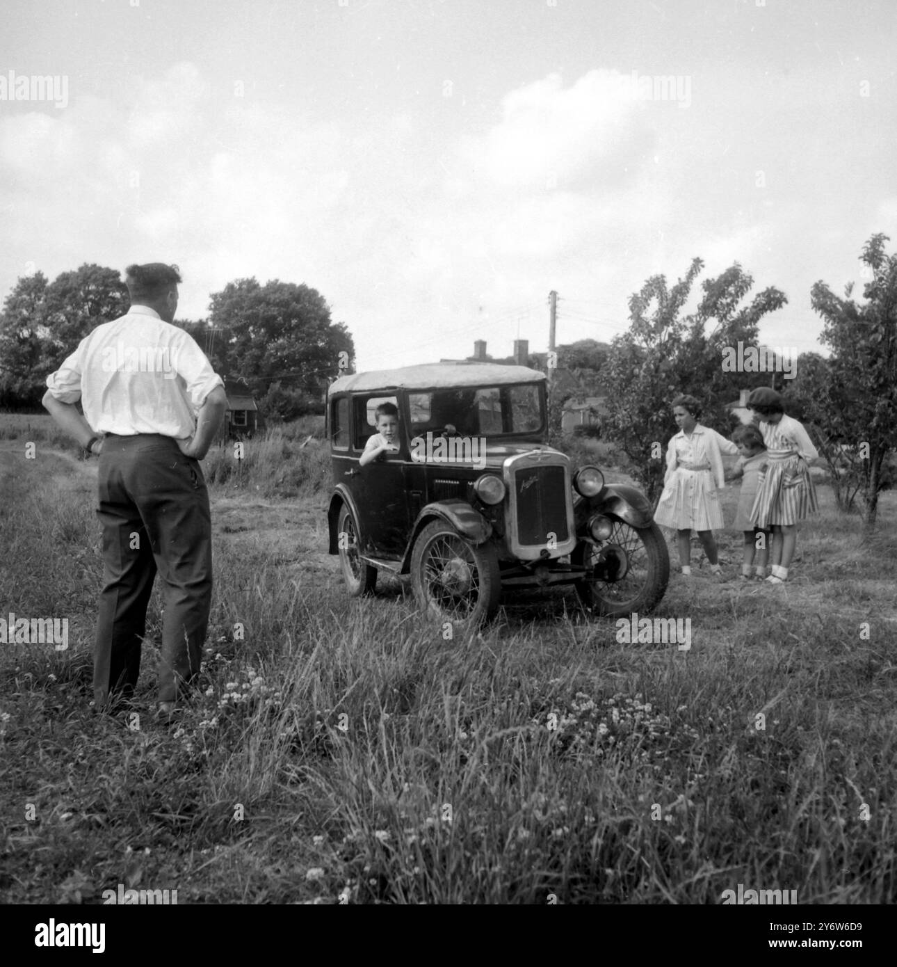 WOODAGE JANICE AUSTIN 7 CAR / 18 JUNE 1961 Stock Photo - Alamy