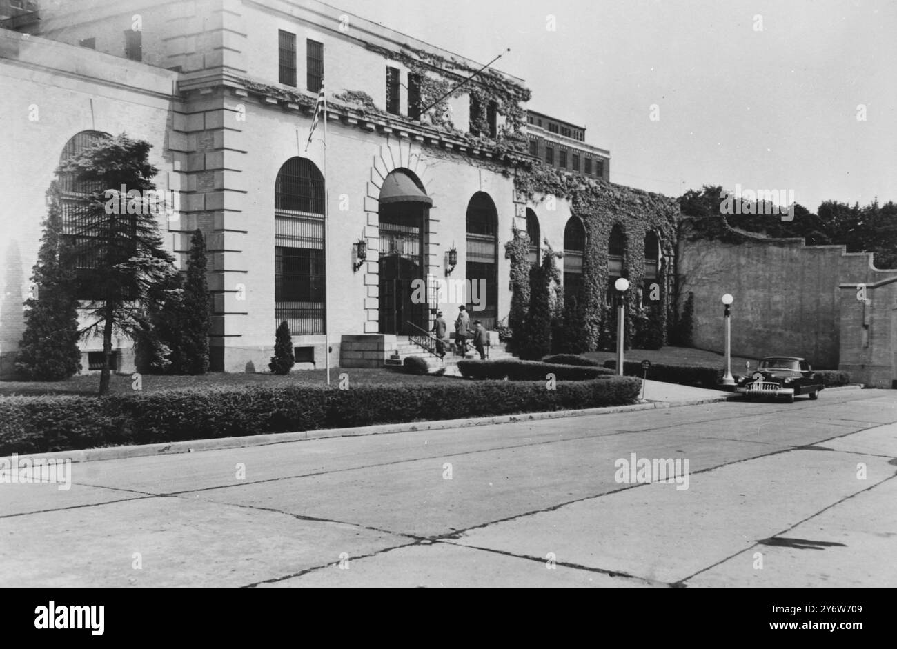 LAW & ORDER DEATH HOUSE IN SING SING PRISON FOR ATOM SPIES 9 JUNE 1961 ...