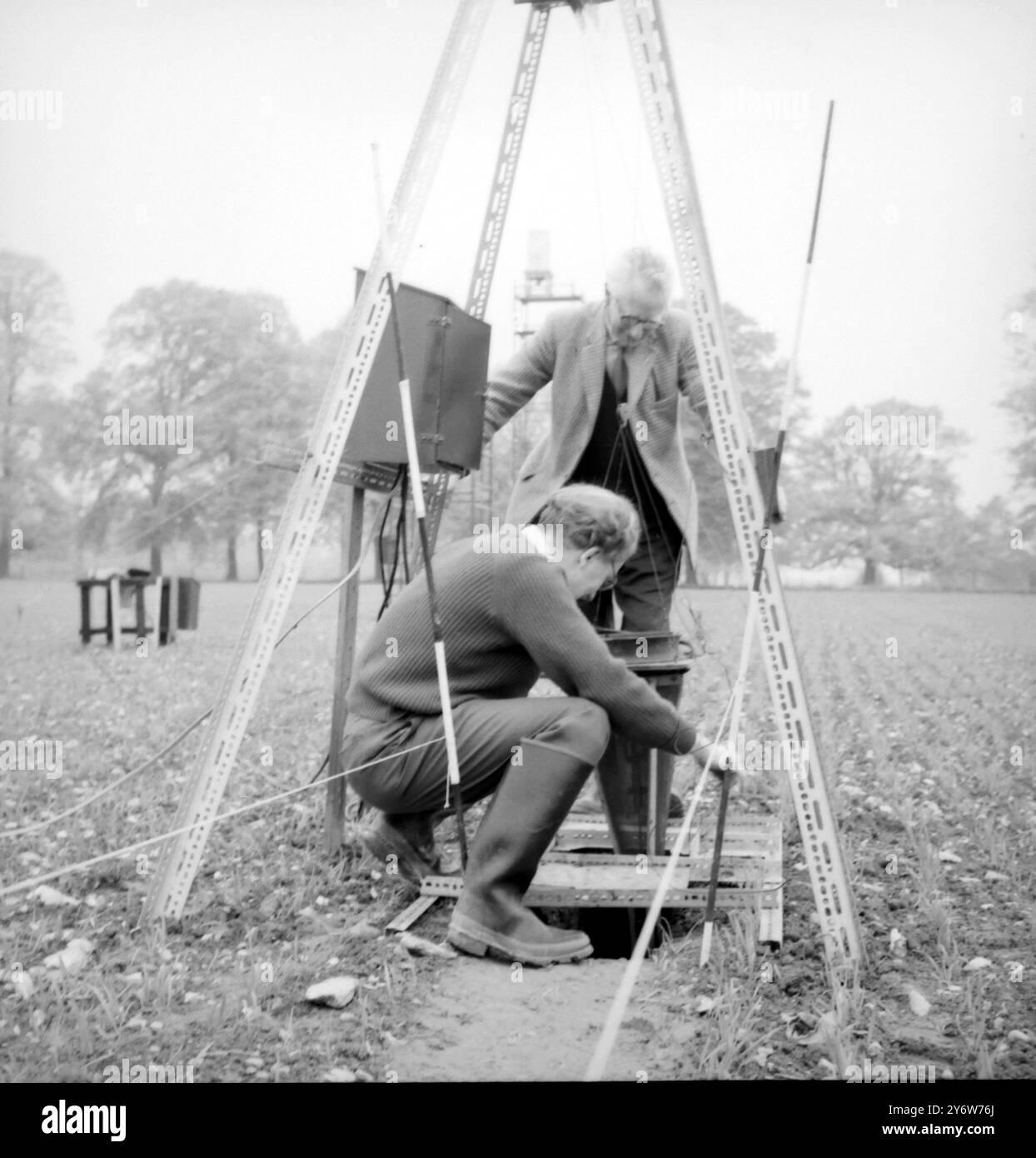 INSECT SCIENTISTS AT WORK IN HARPENDEN / 12 JUNE 1961 Stock Photo - Alamy