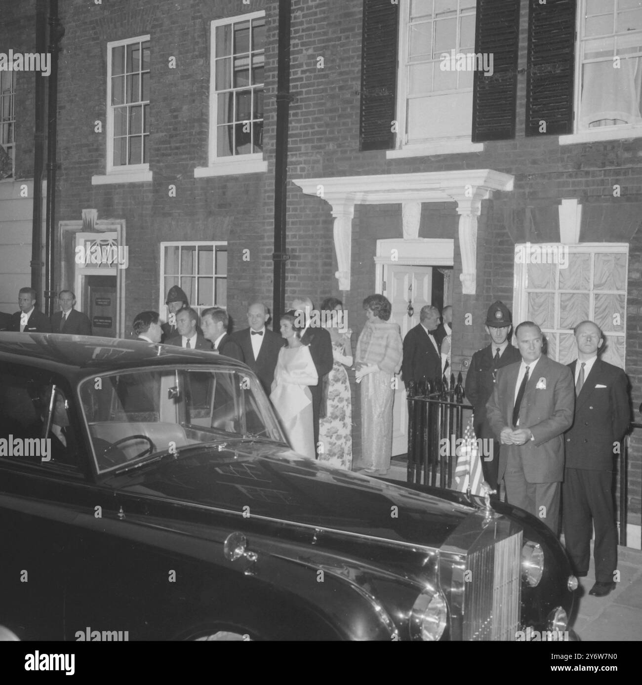 US PRESIDENT JOHN F KENNEDY WITH WIFE AND DEAN RUSK IN LONDON / 6 JUNE ...